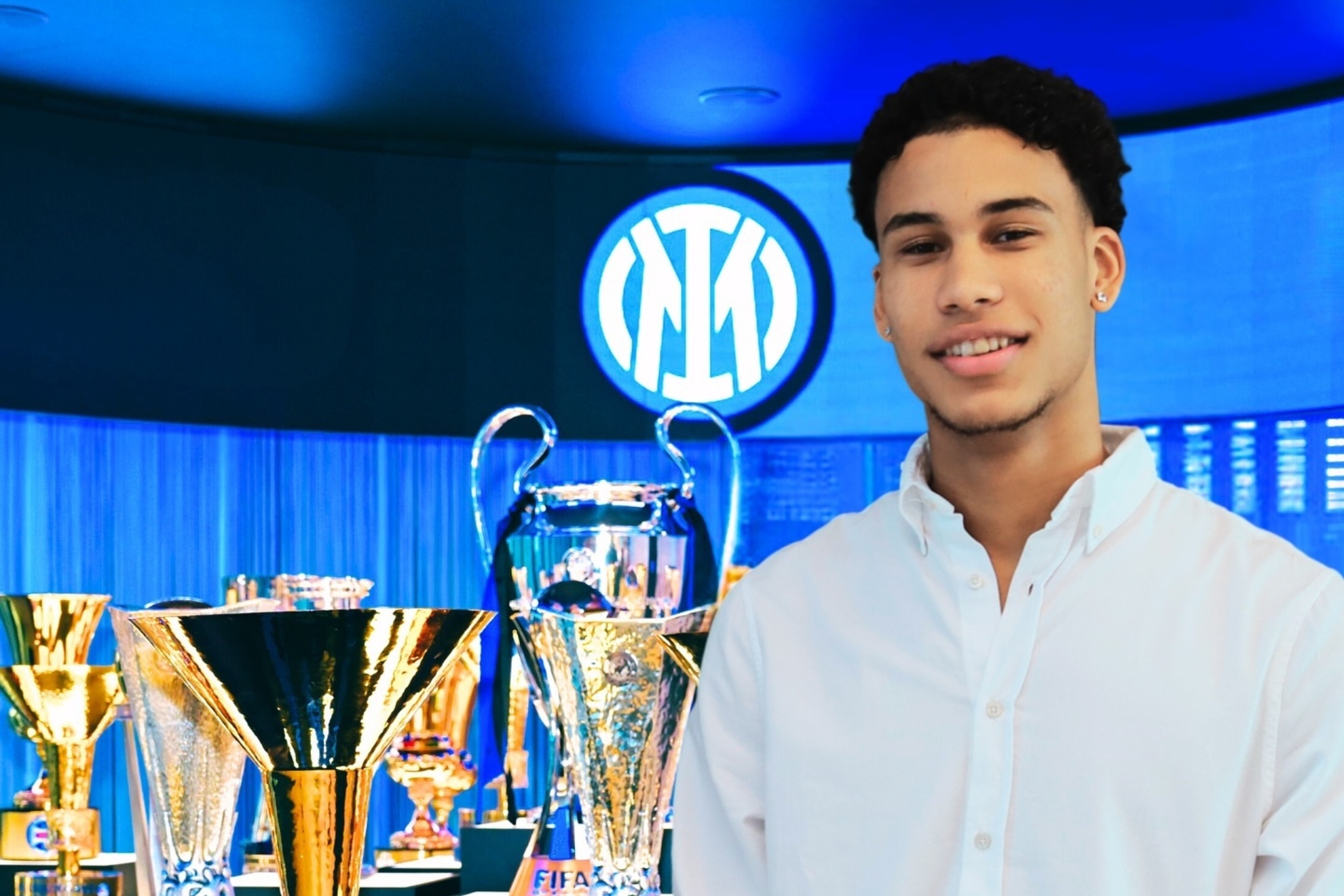 El Inter ficha al español Álex Pérez desde el Betis