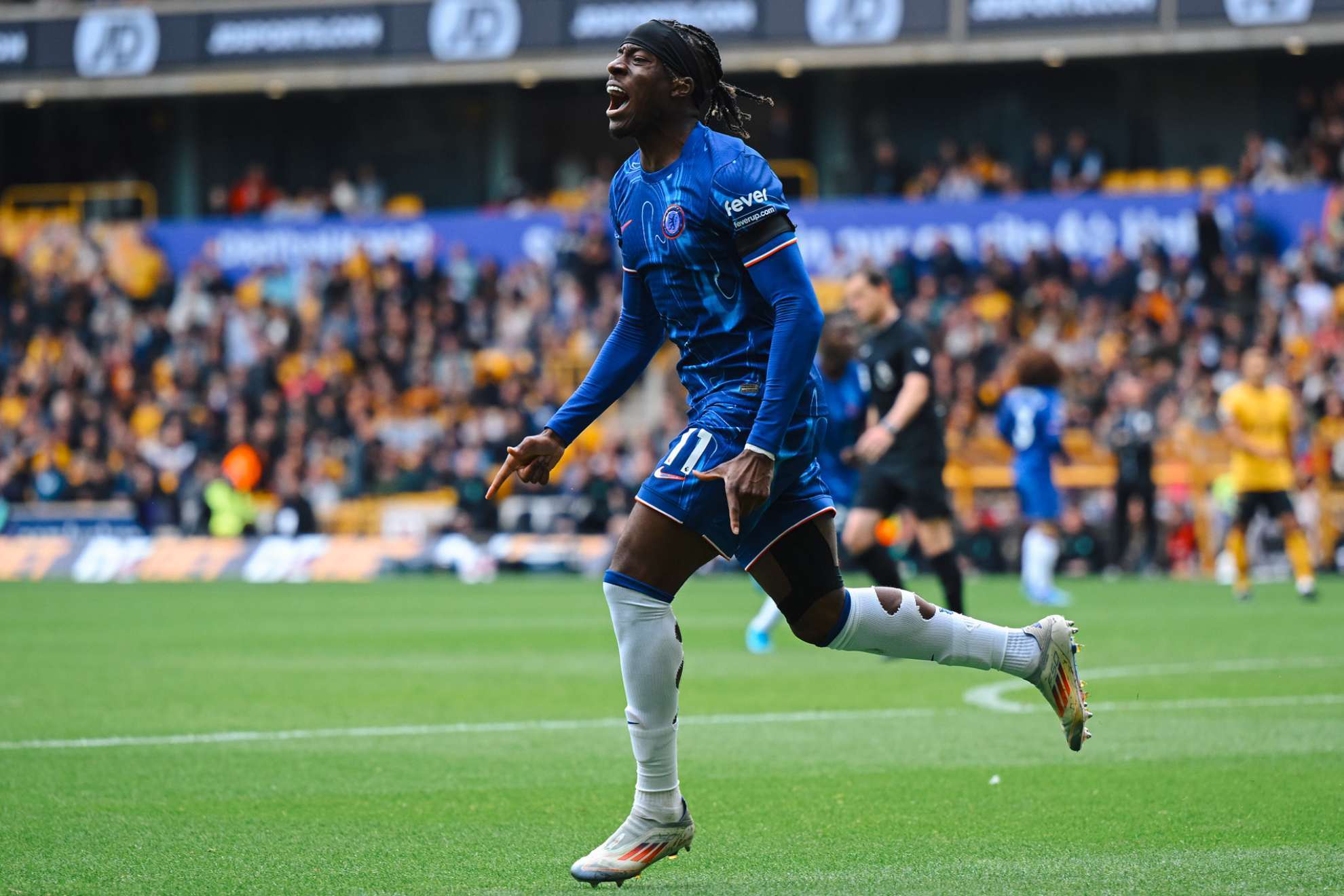 Madueke la lía: ataca a la ciudad de Wolves...y luego le mete un hat-trick