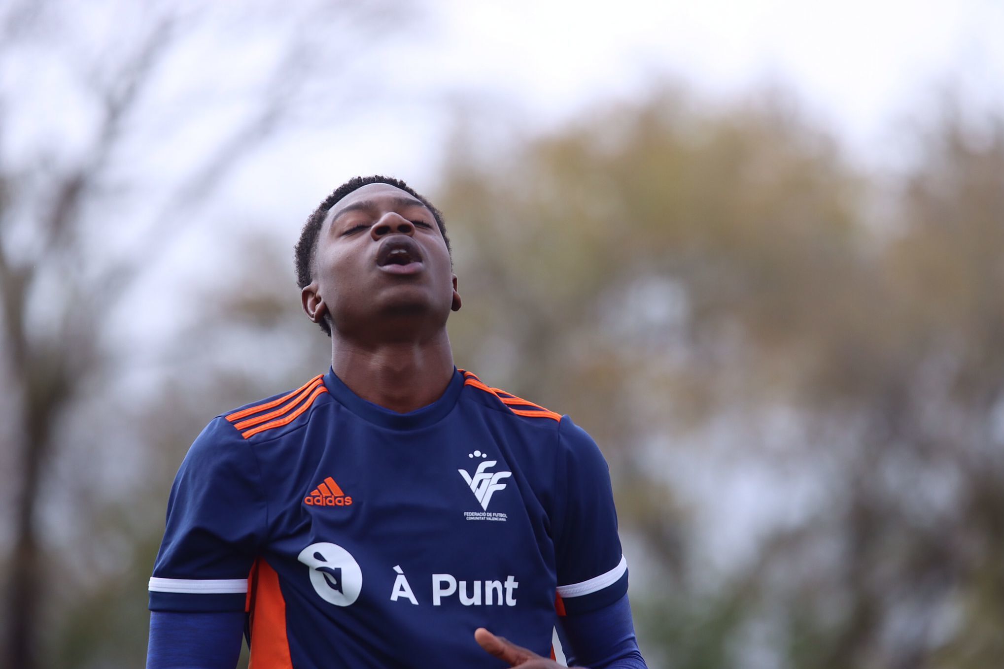 El Athletic anuncia la contratación del internacional sub17 Igor Oyono