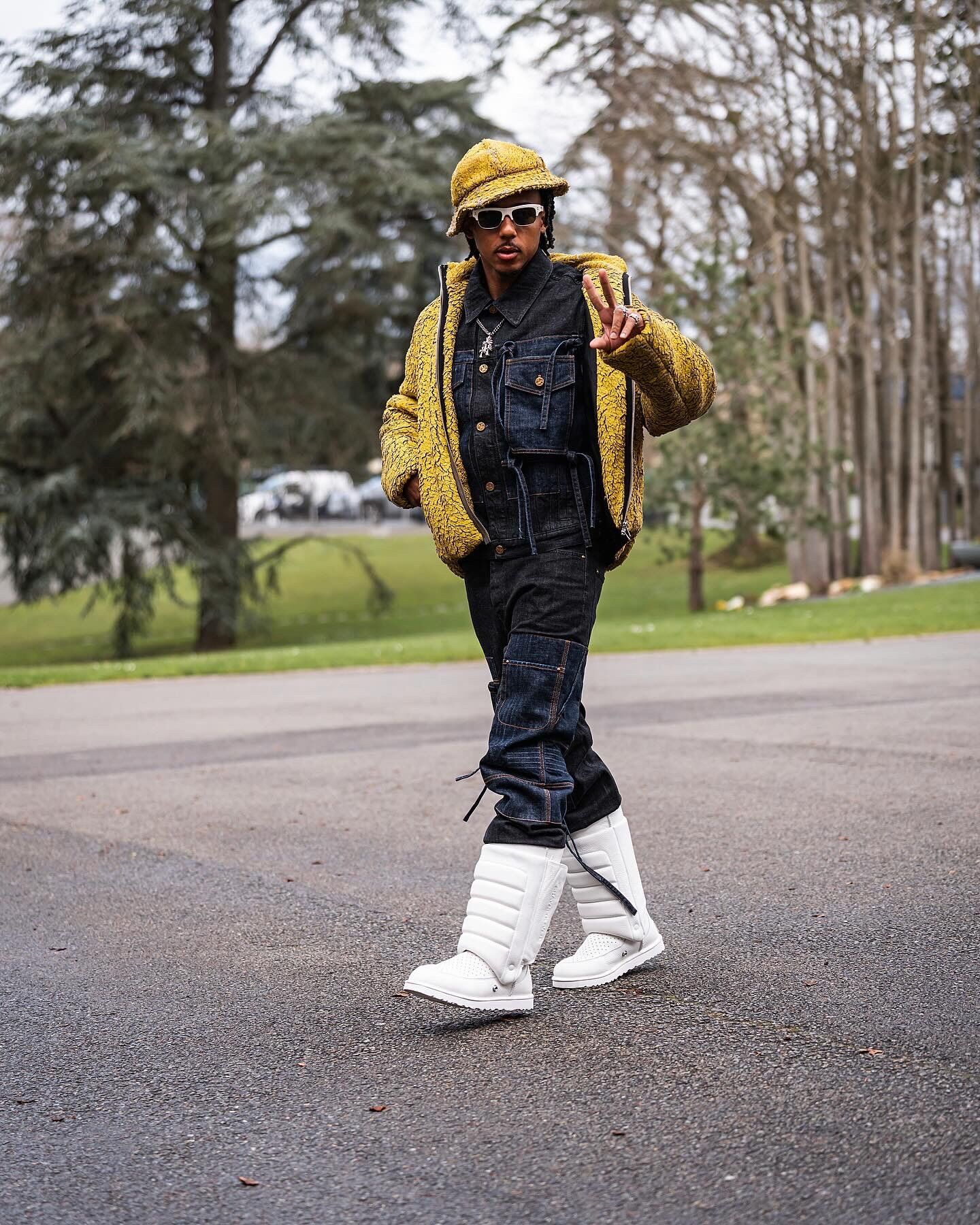 Koundé vuelve a sorprender con su extravagante 'look': así han sido ...