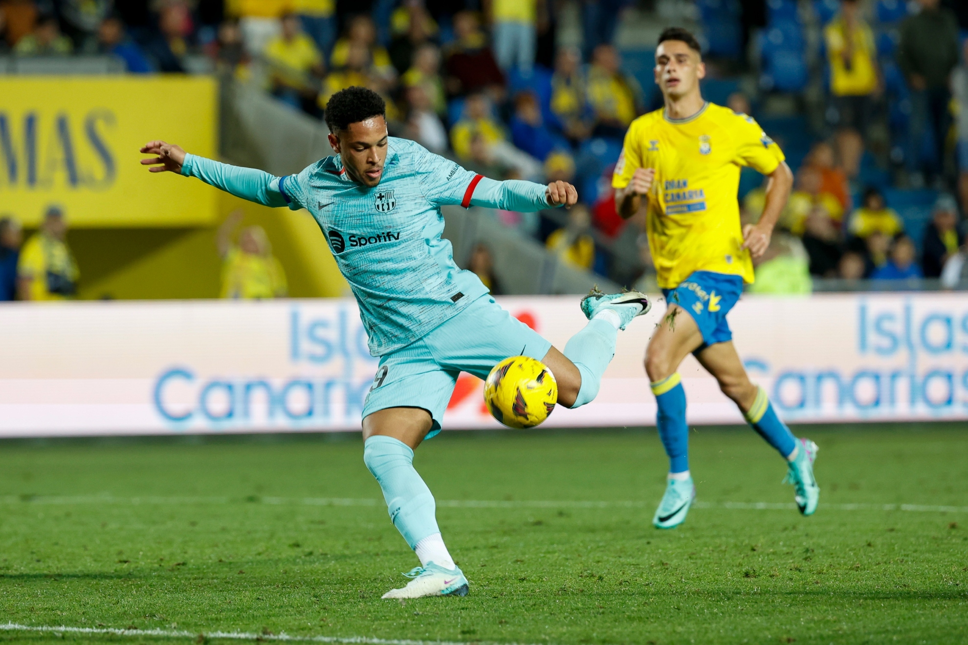 Vitor Roque: celebración contenida