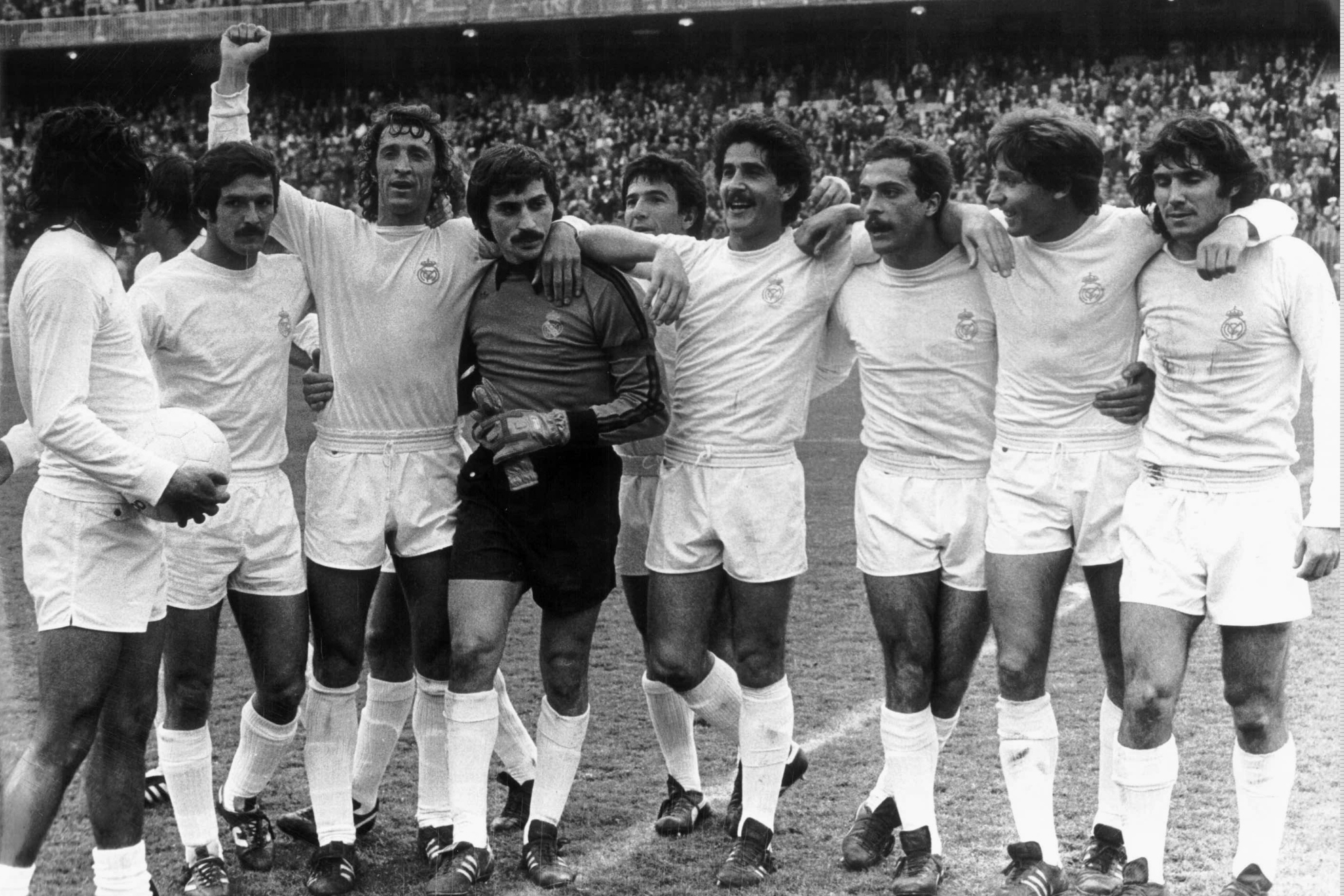 Alirón ante el Cádiz en mitad del partido