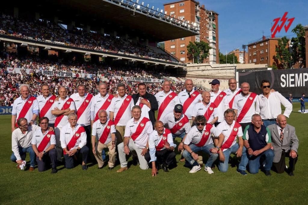 Las mejores imágenes del partido de leyendas del Centenario del Rayo ...