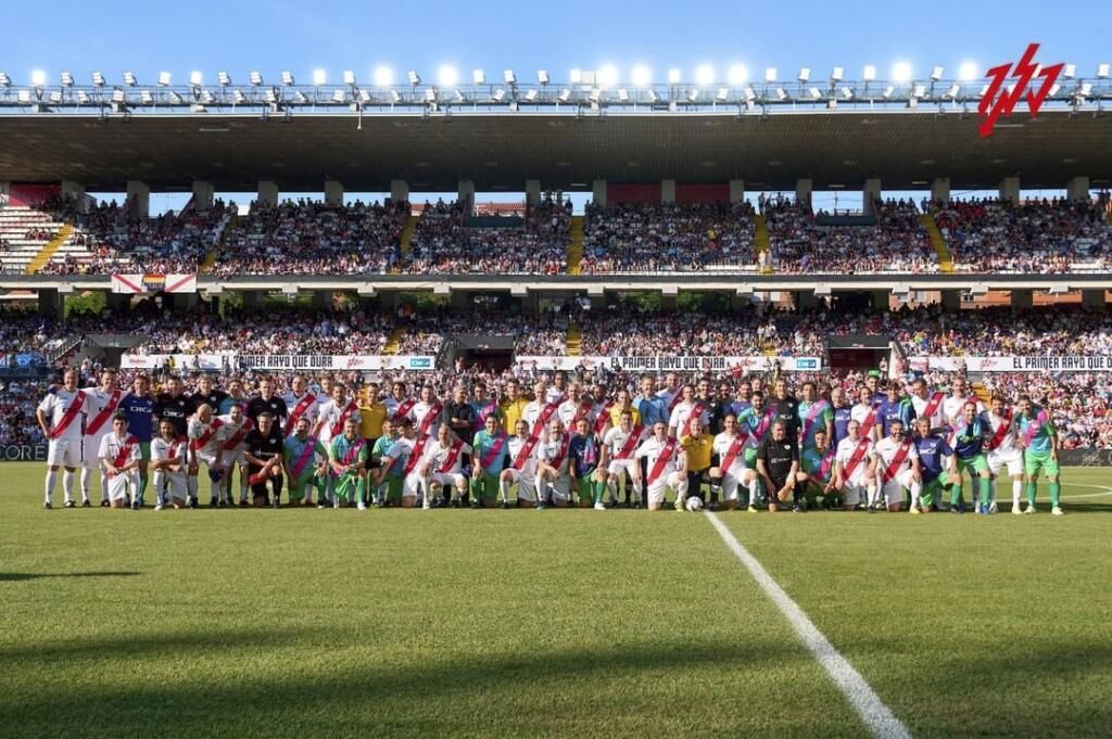 Las mejores imágenes del partido de leyendas del Centenario del Rayo ...
