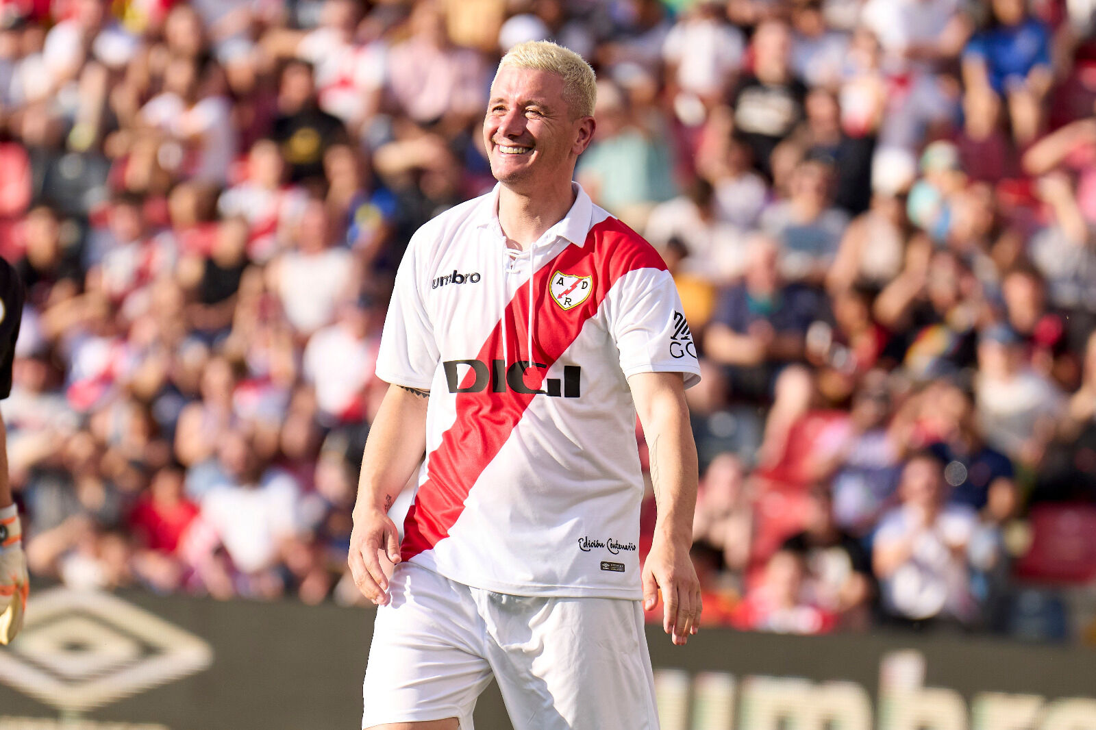 Las mejores imágenes del partido de leyendas del Centenario del Rayo