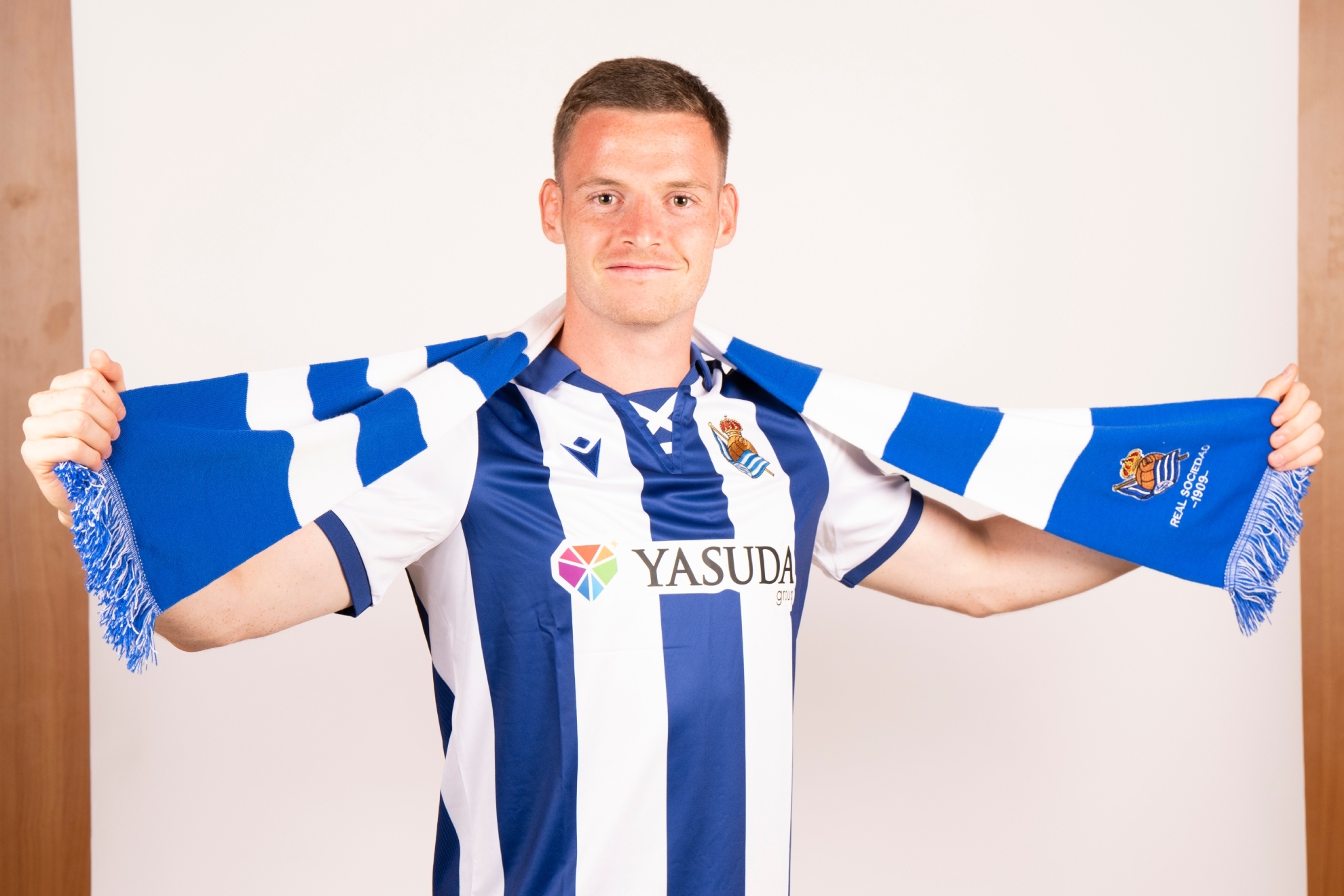 Sergio Gómez: "Estoy muy contento de llegar al club en el que jugó mi ...