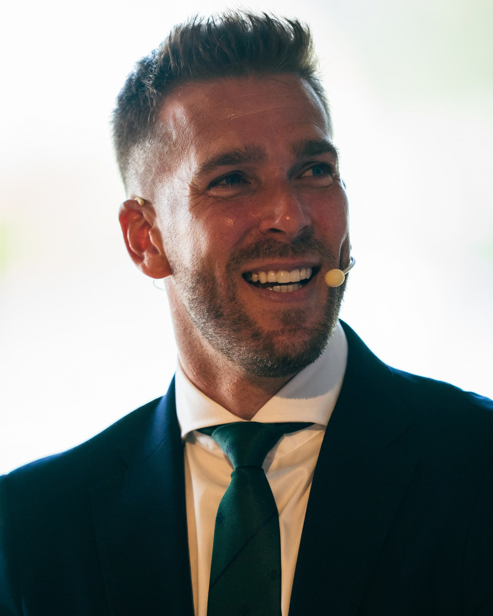 Adrián, presentado por el Betis: "Qué bonito que el camino nos haya ...