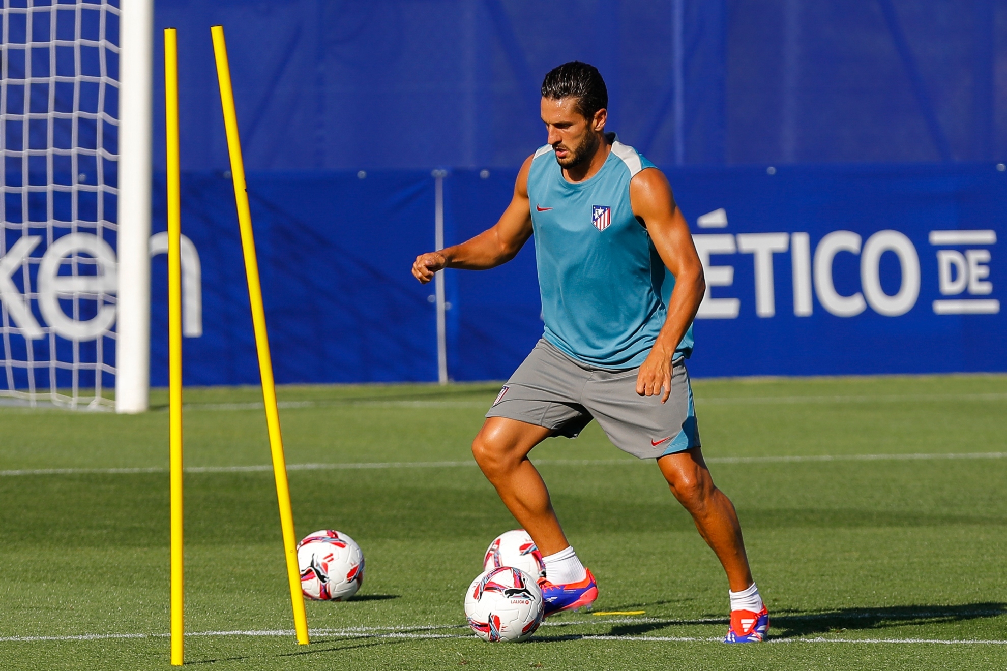 Simeone moldea al Atlético del 5-4-1