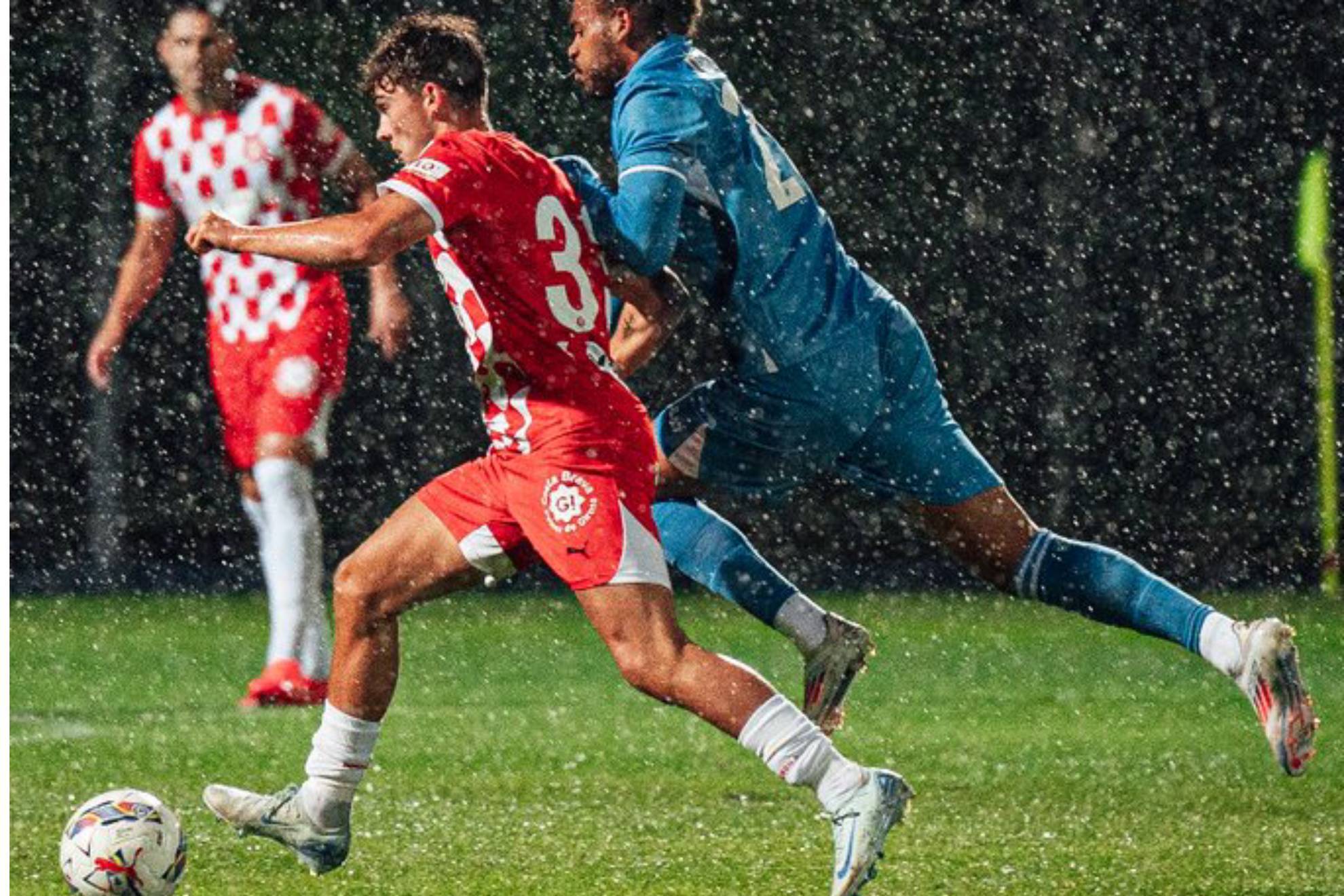 Joel Roca se va cedido al Mirandés