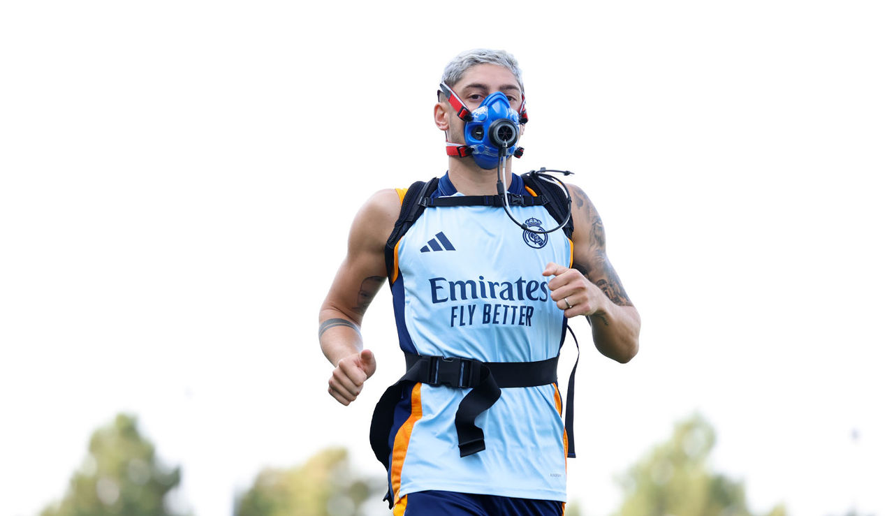 Así es el entrenamiento del Madrid con las 'Training Mask'