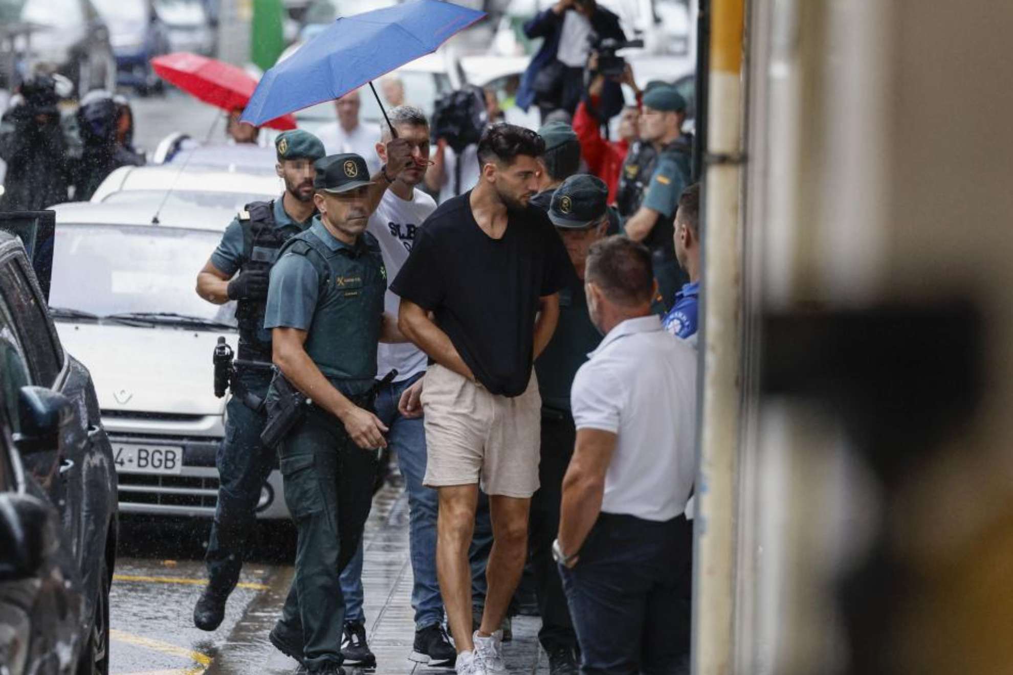 Rafa Mir recurre al acta inicial de la Policia Local: "Fue al baño de ...
