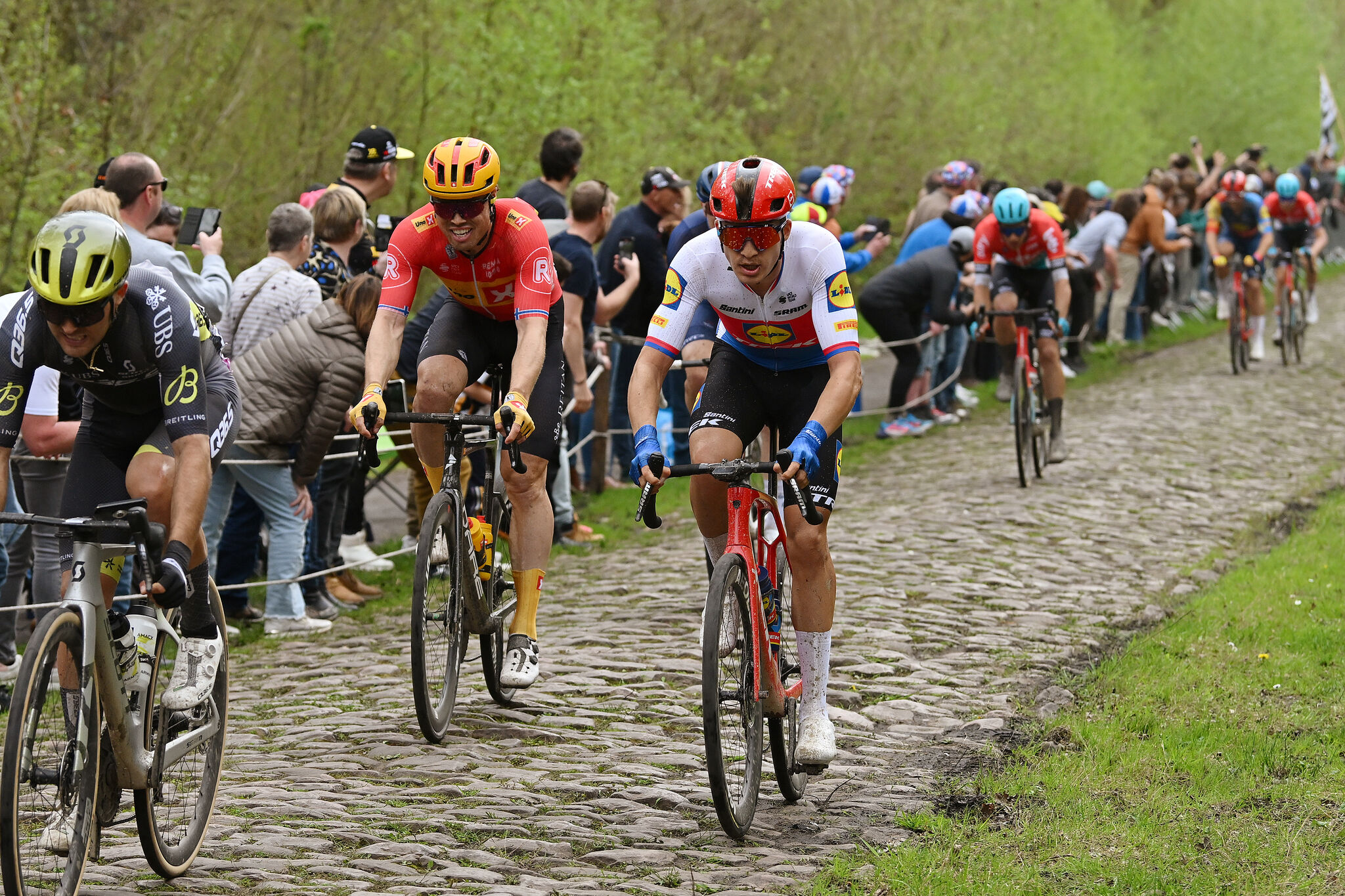 Por esto llaman el infierno a la París-Roubaix: así fue el espectacular ...