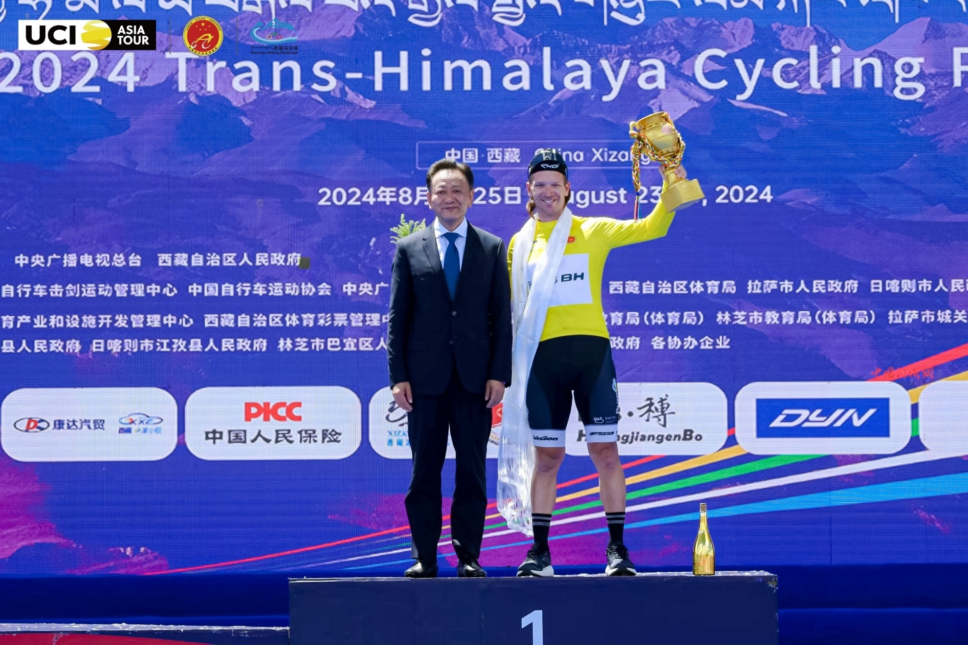 Aaron Gate conquista la Trans-Himalaya Cycling Race para el Burgos BH