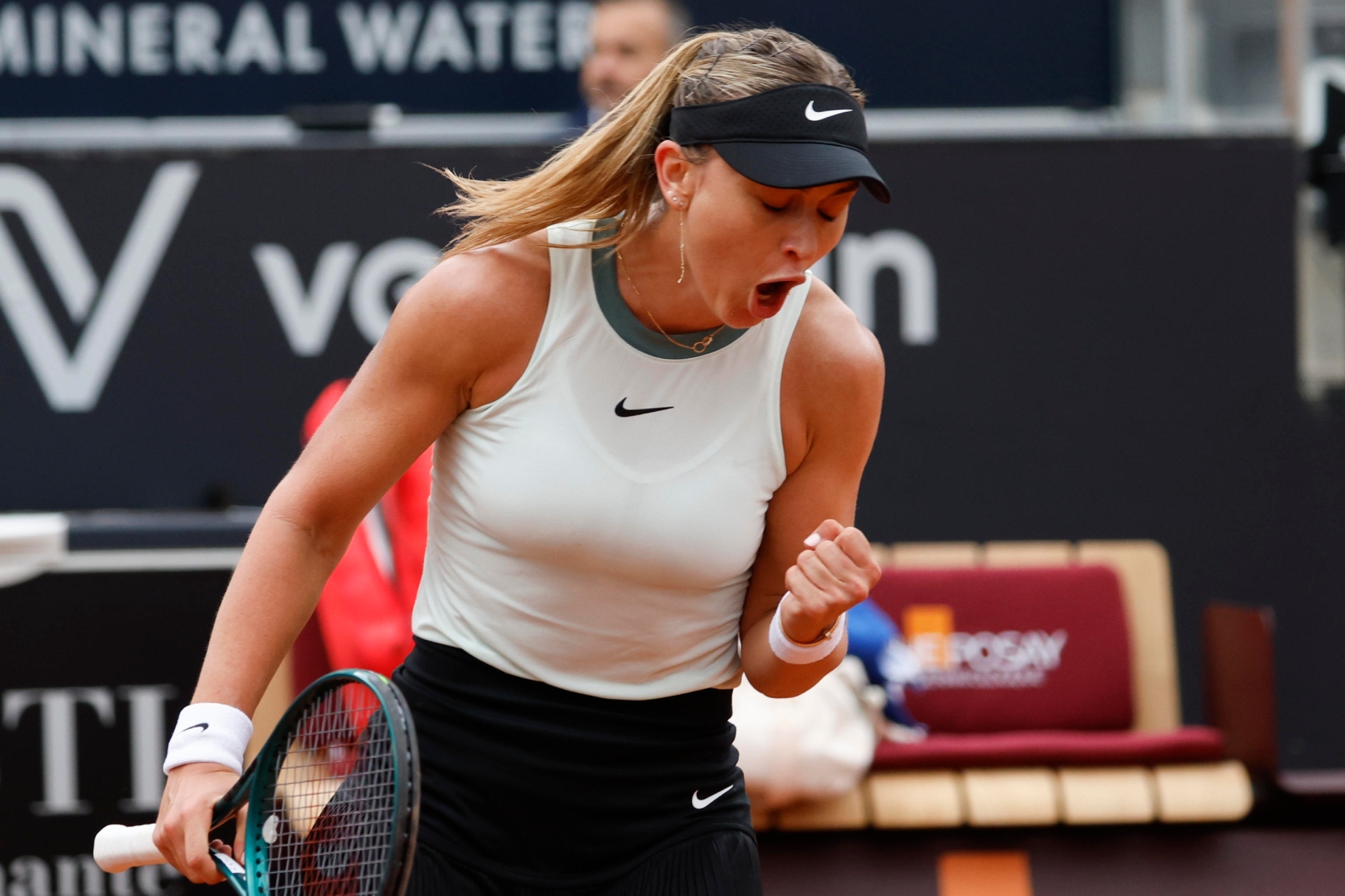 Paula Badosa invita al optimismo en Roma y pasa a tercera ronda