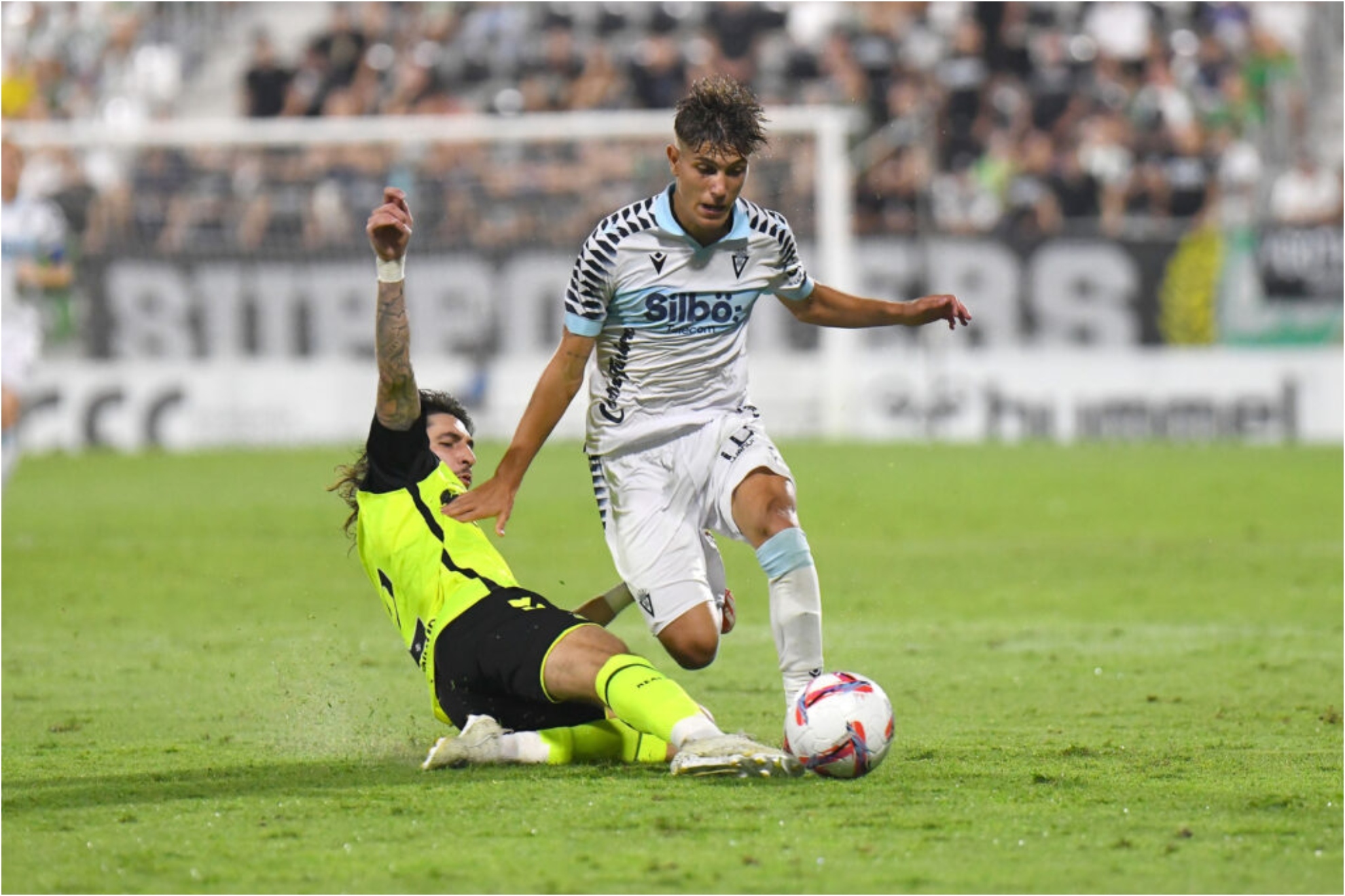 De la Rosa se gana un puesto en el Cádiz