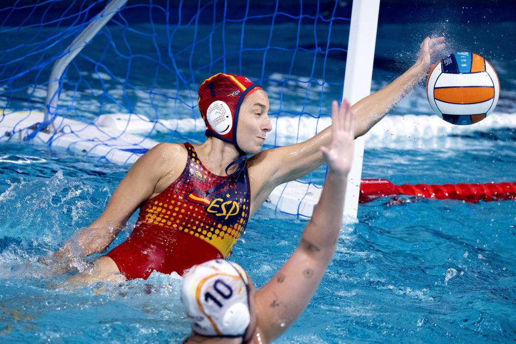 Laura Ester: "Cuando empecé a jugar al waterpolo no sabía lo que era ...