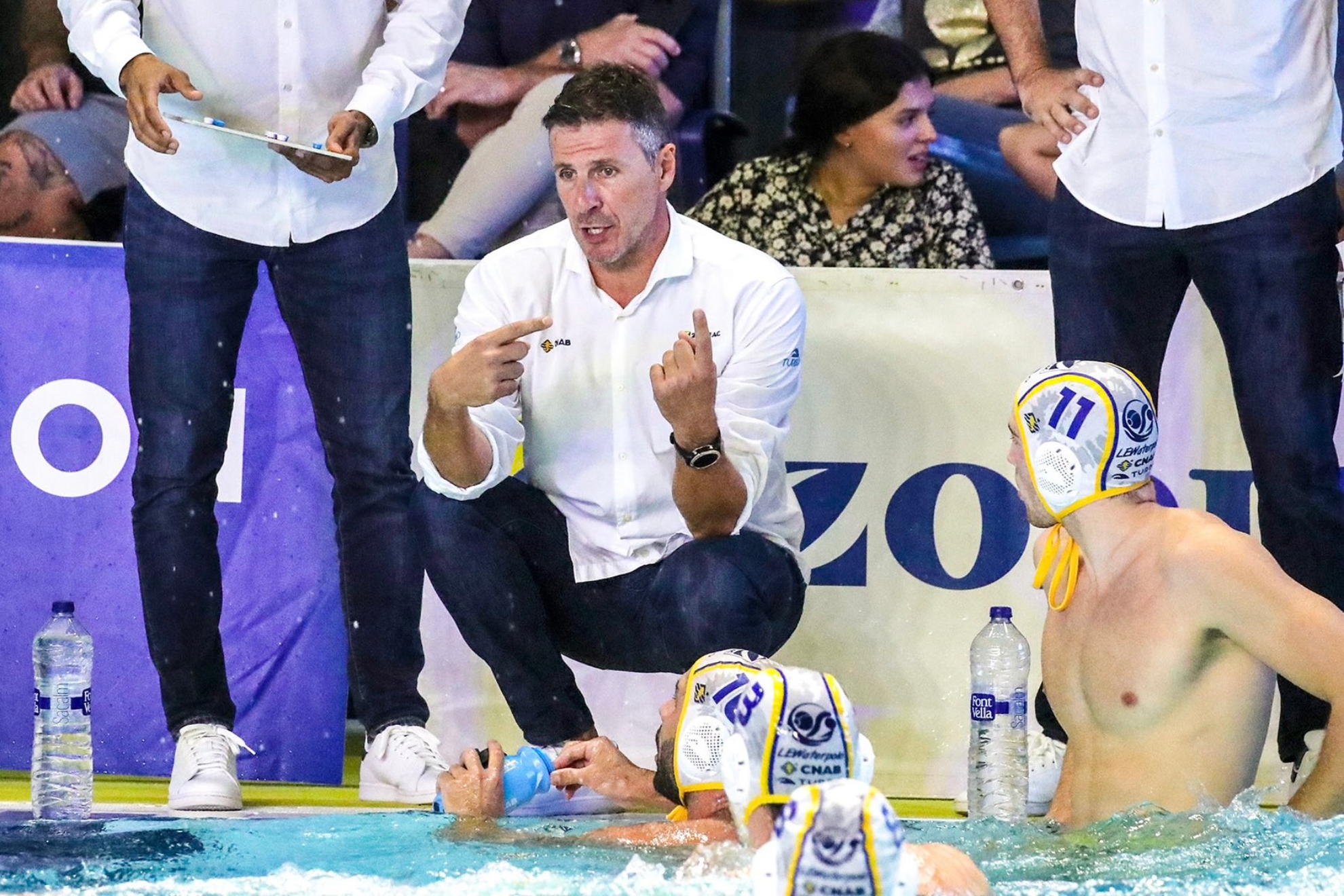 El Atlètic Barceloneta vapulea al Vasas Plaket en su estreno en ...