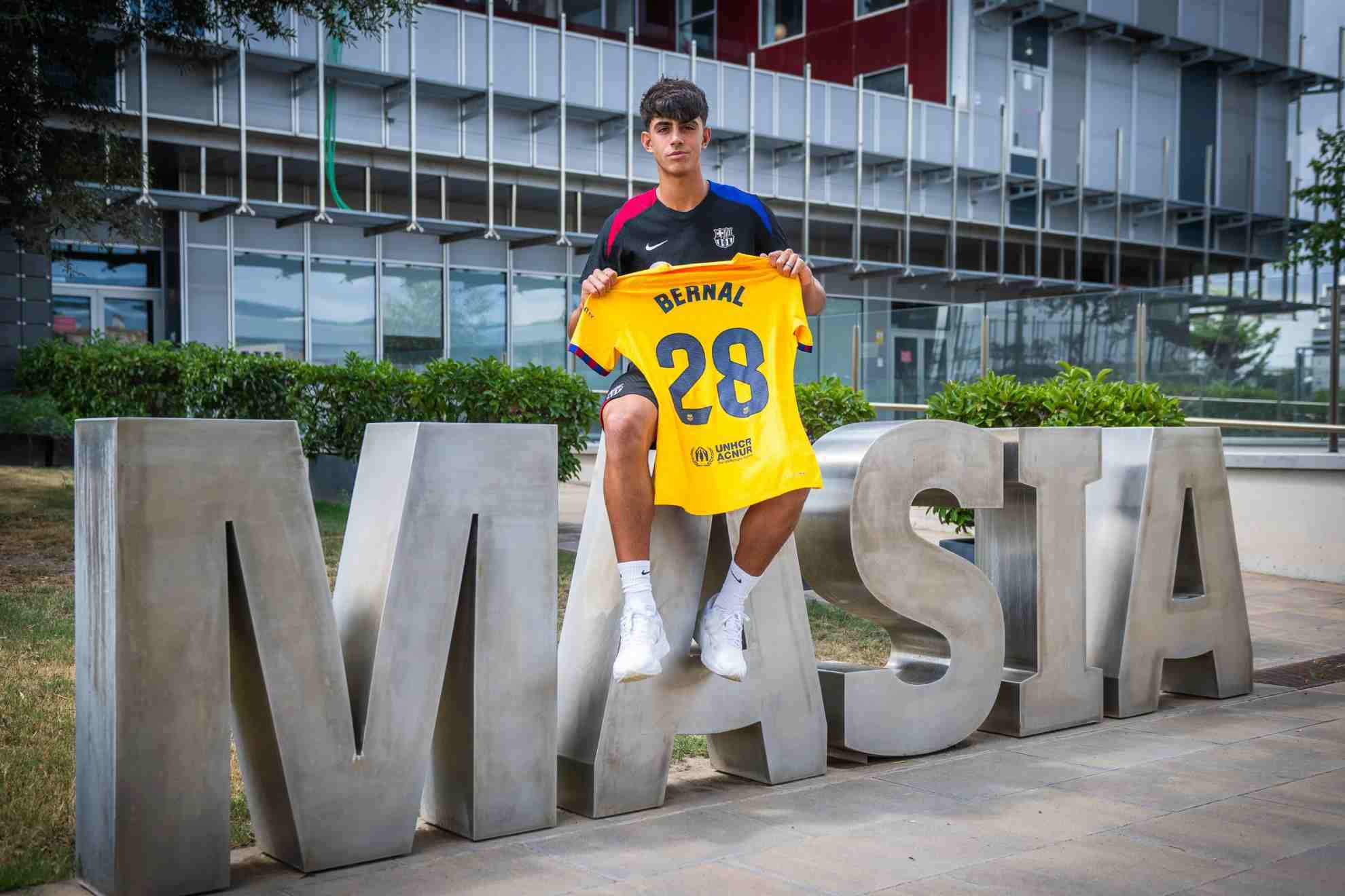 El Barça premia a Marc Bernal: el canterano firma su nuevo contrato