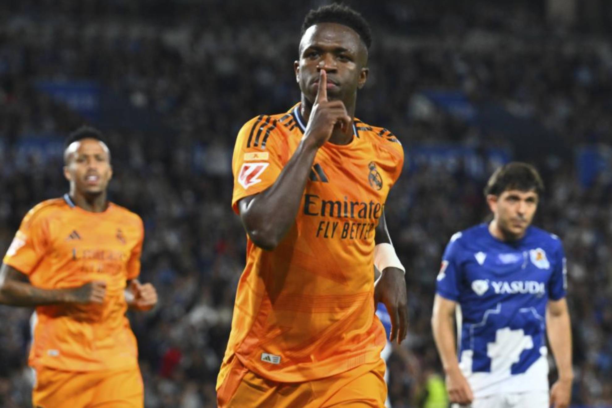 Vinicius marca de penalti y manda callar