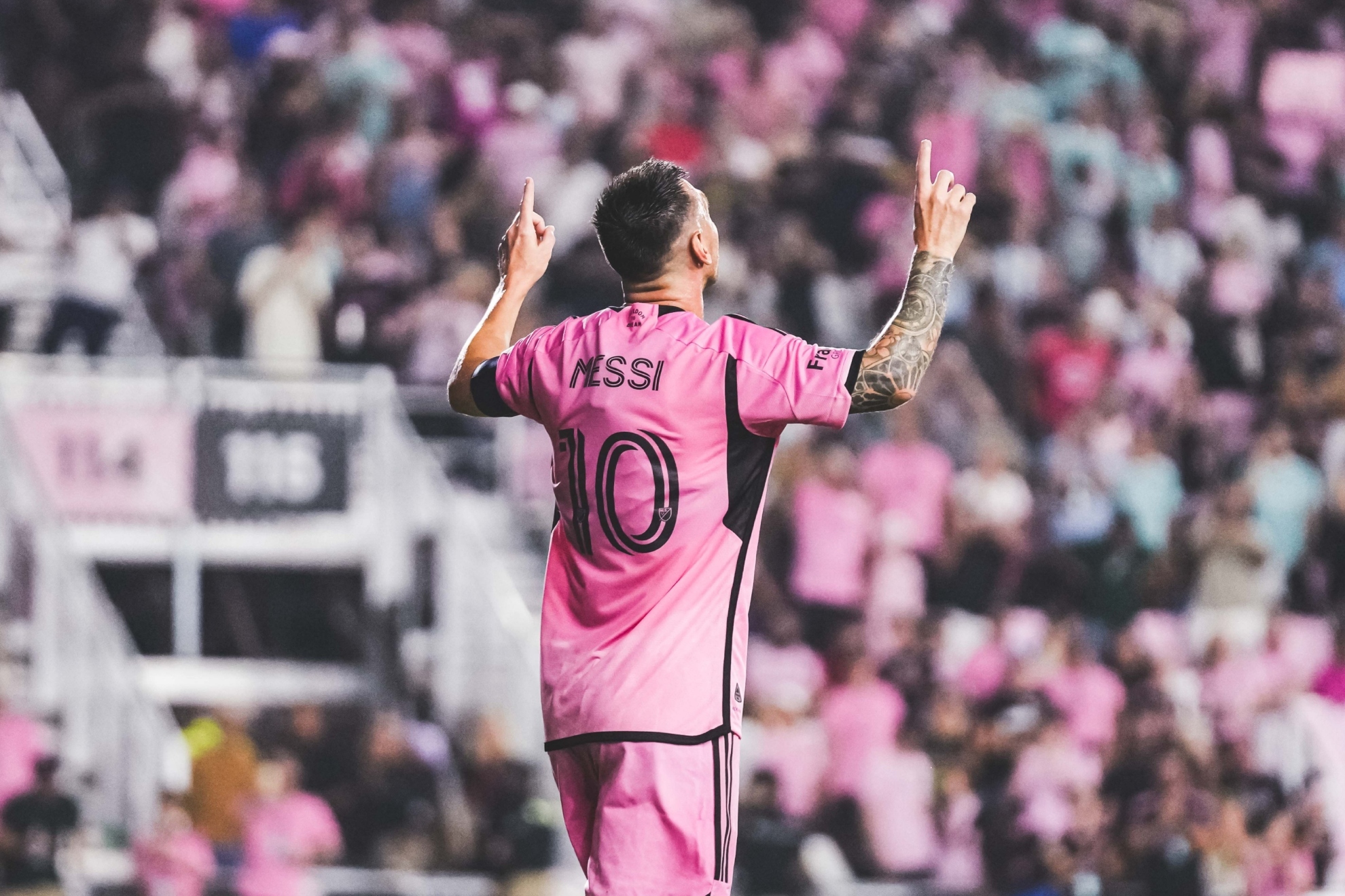 La noche icónica de Messi: regresa 105 días después con victoria ...