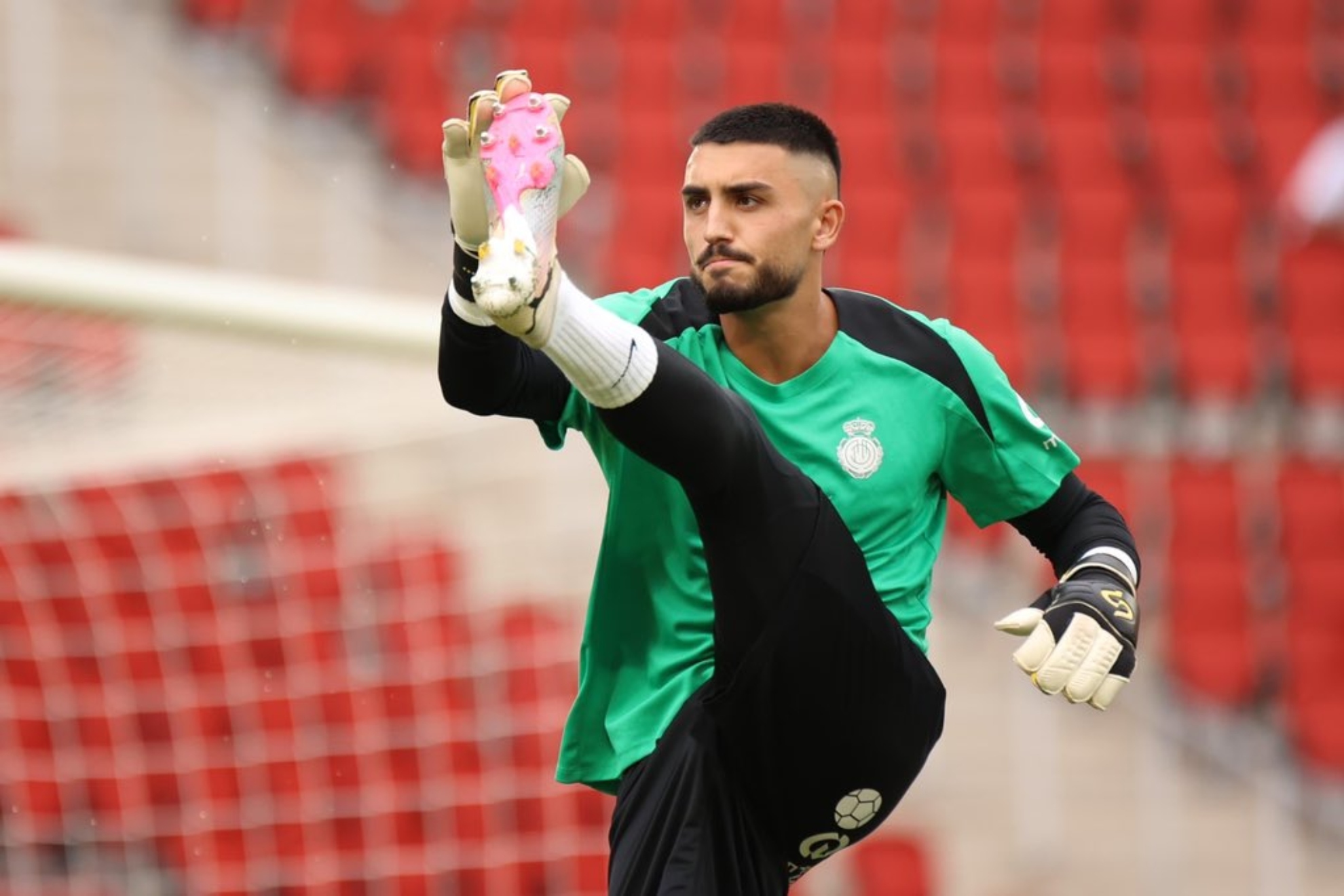 Leo Román aprovecha su turno: dos titularidades y la portería a cero