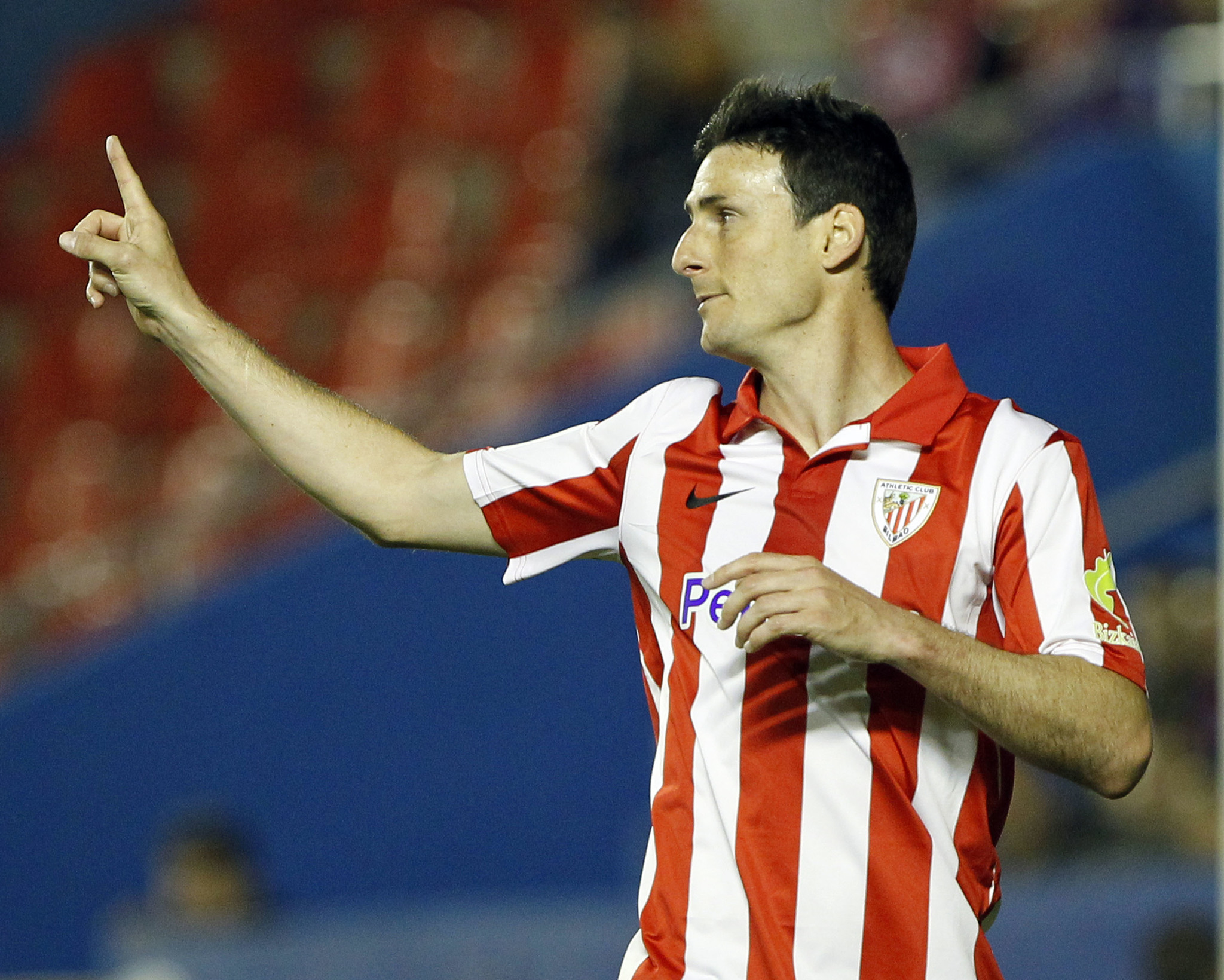 Aduriz, el "extraordinario" delantero español a la altura de Luis ...