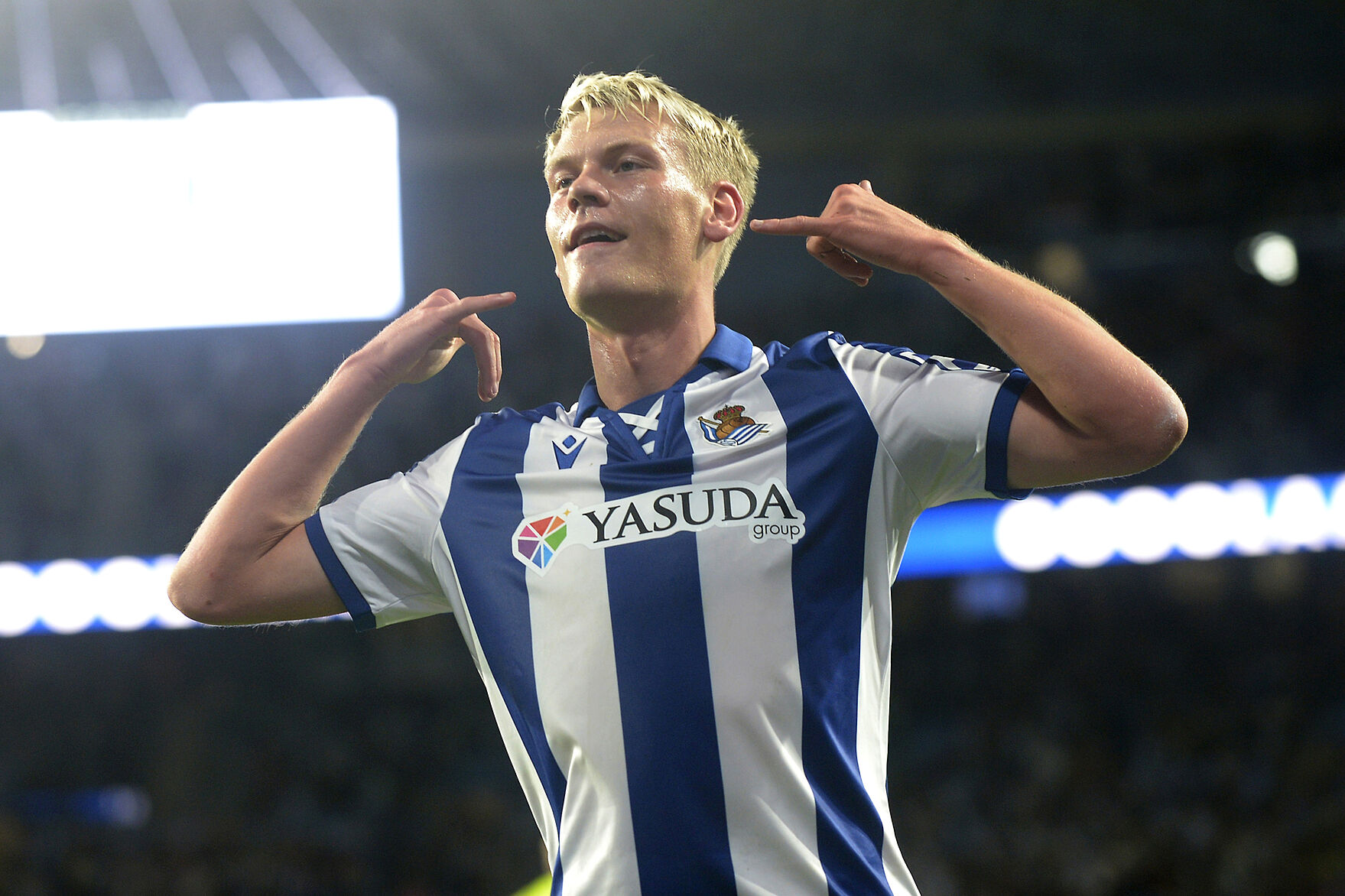 Óskarsson se estrena con un doblete