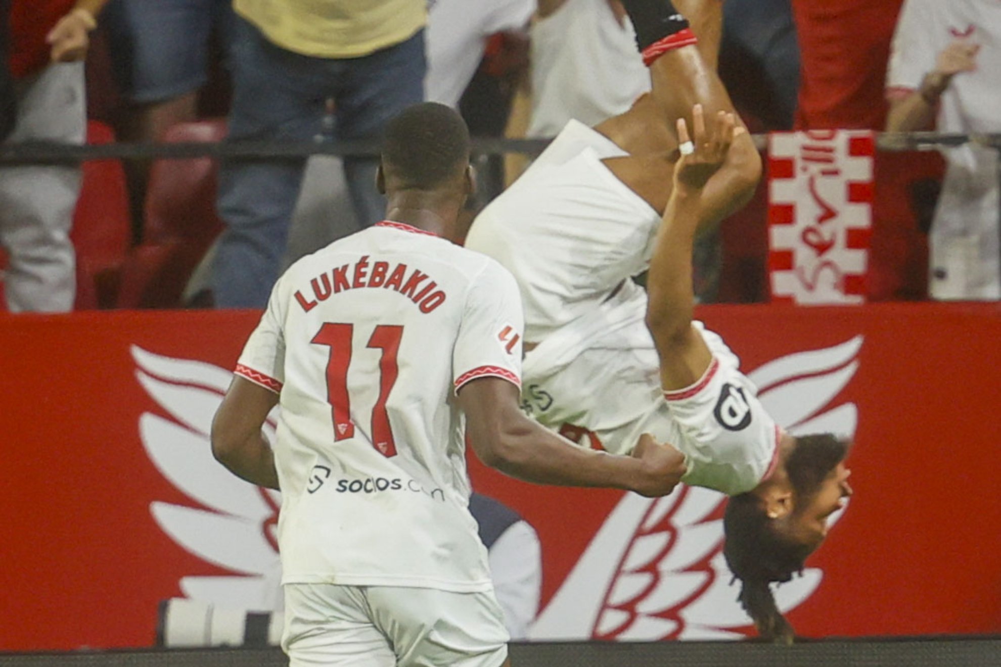 Ejuke le da la vuelta al Sevilla