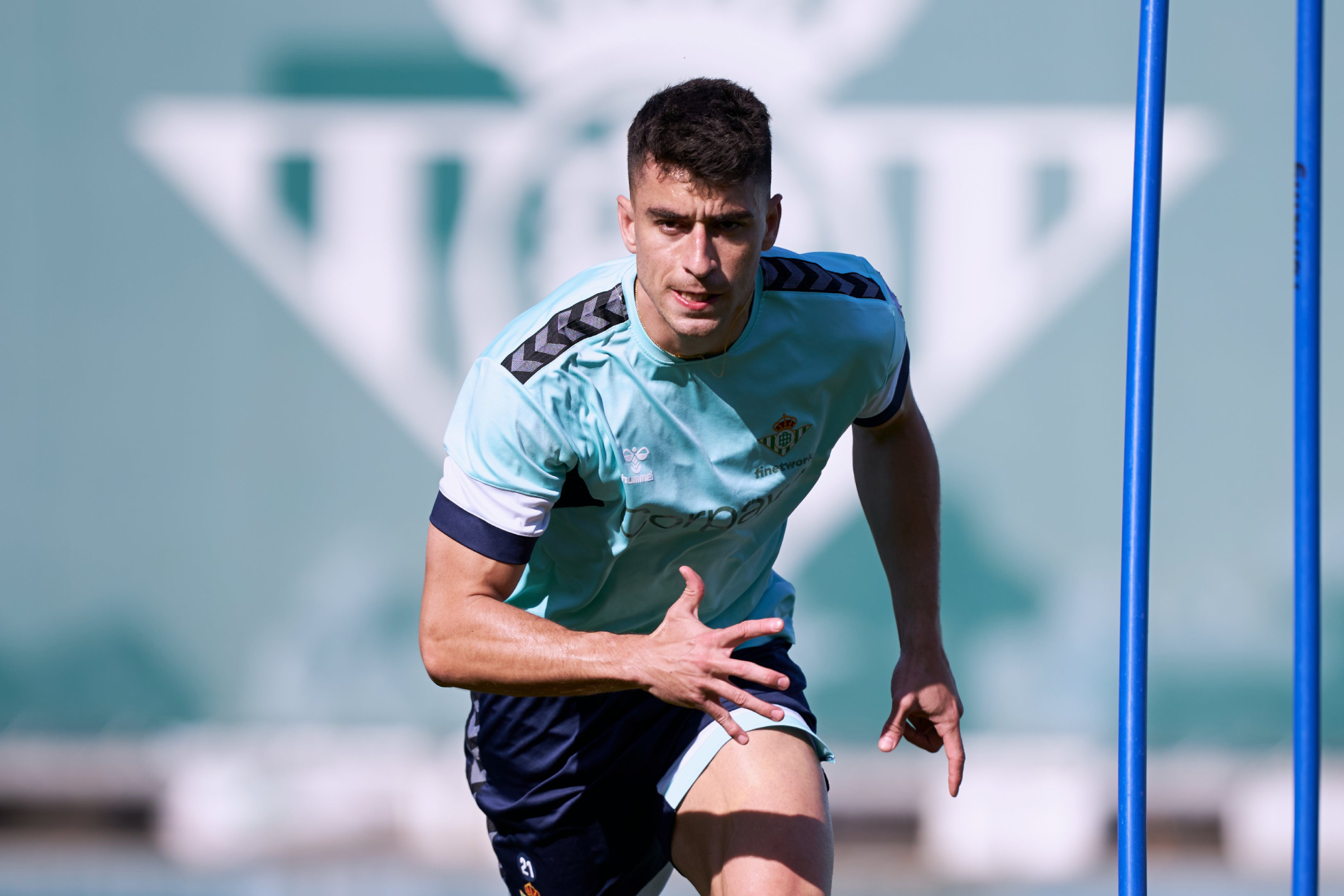 Marc Roca, 'refuerzo' para al esprint final y un futuro pendiente del Leeds