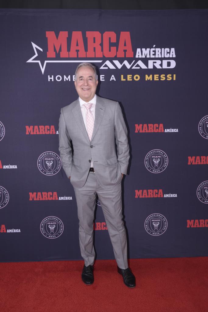 Messi recibe de MARCA el premio al jugador con más títulos de la ...