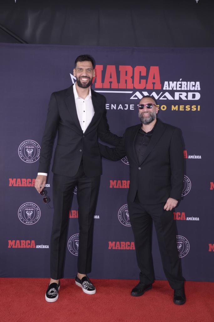 Messi recibe de MARCA el premio al jugador con más títulos de la ...