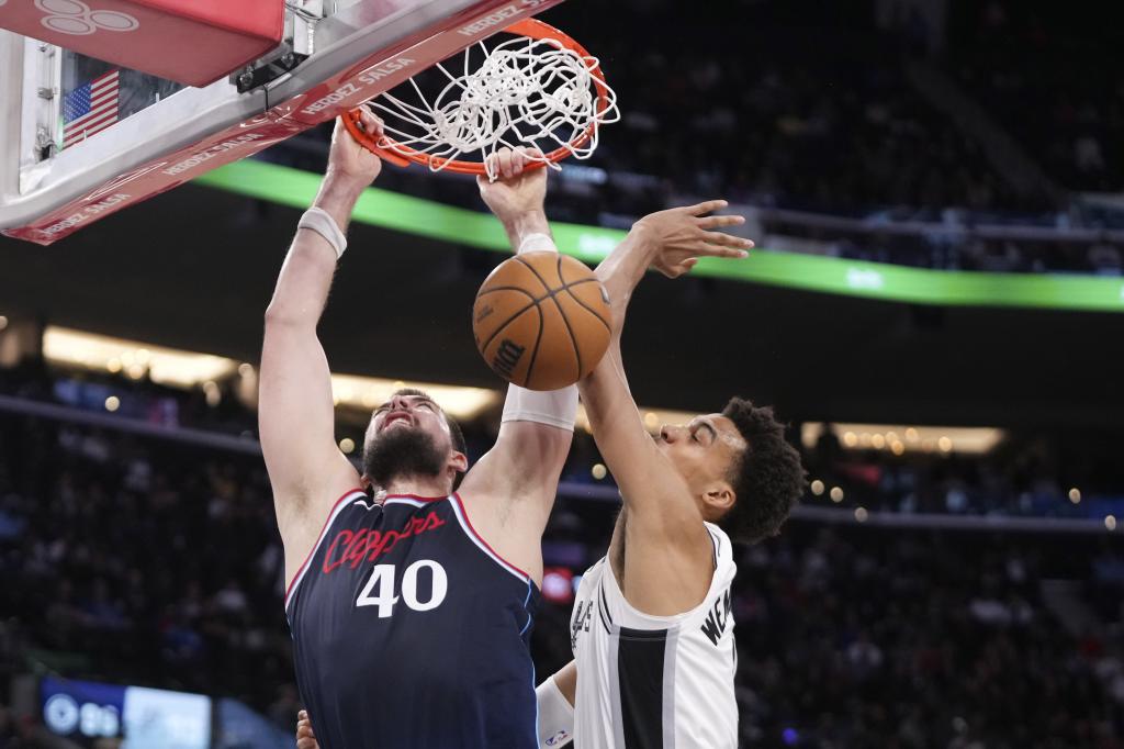 Otro surrealista show de Wembanyama... sin victoria | Marca