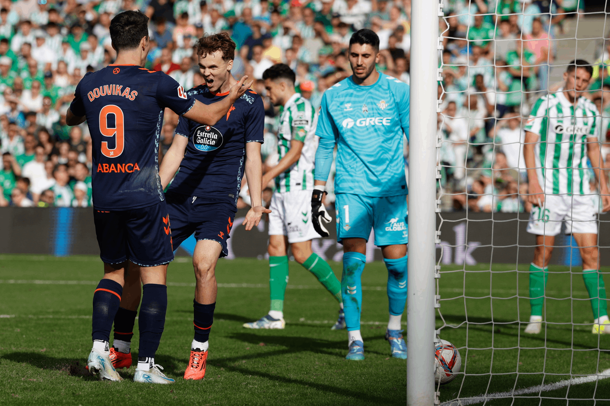 Celta: Douvikas: “Cuando marcas estás muy bien pero hubiera sido mejor ...