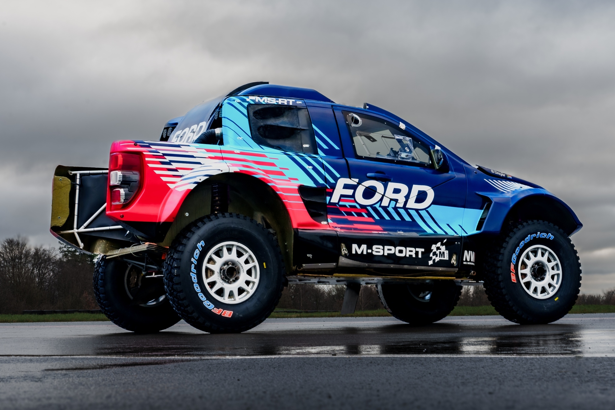 Ford tienta a Sainz