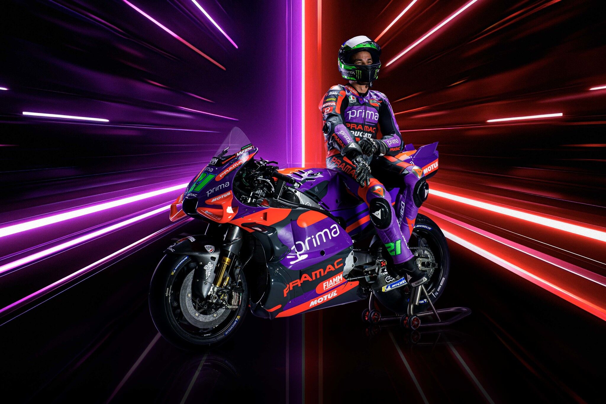 La Ducati del Prima Pramac, todo al rojo... y morado