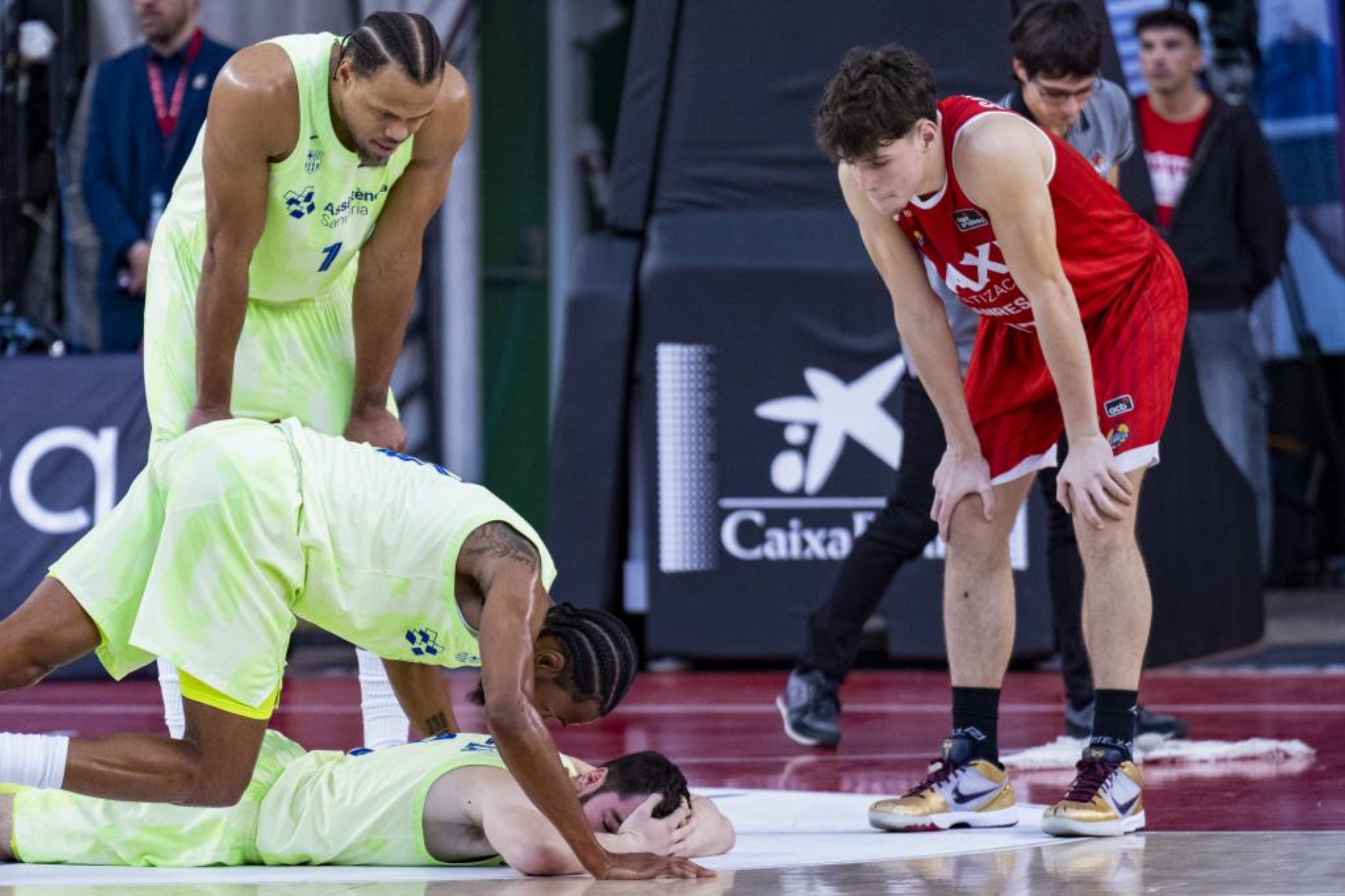 Real Madrid y Barça, vidas paralelas: los transatlánticos no arrancan