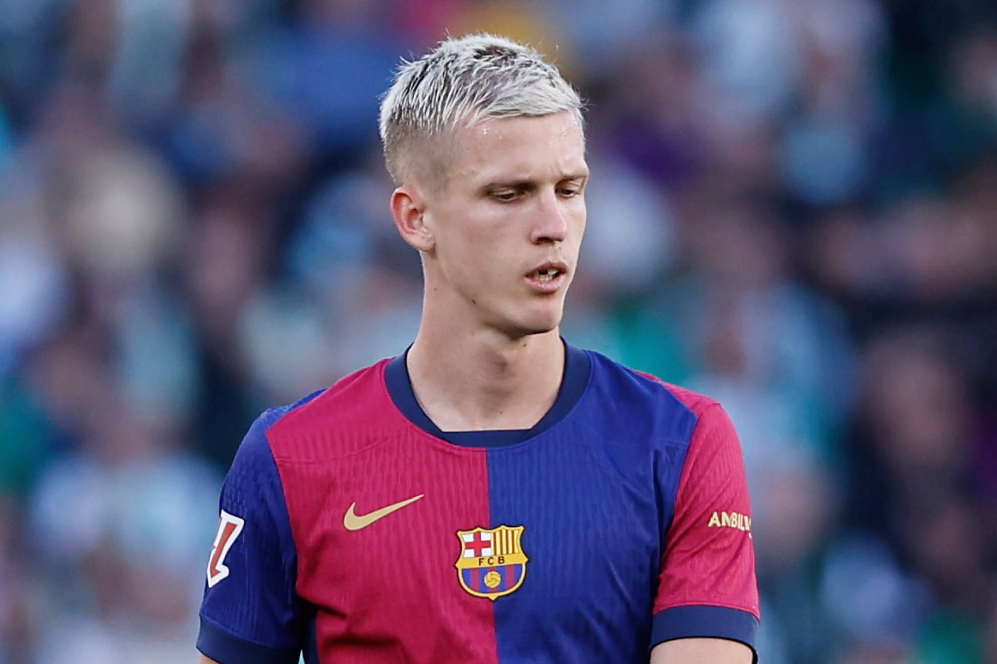 Dani Olmo pierde un diente en pleno partido ante el Betis