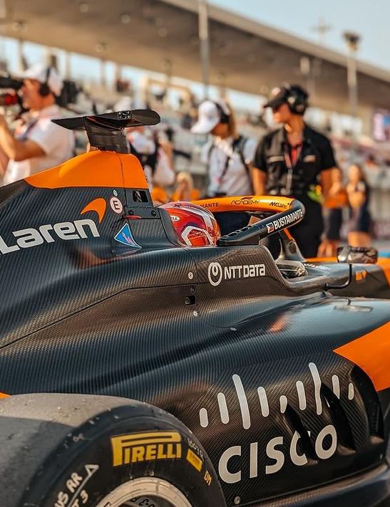 La piloto viral del universo de la Fórmula 1: el fenómeno Bustamante de ...