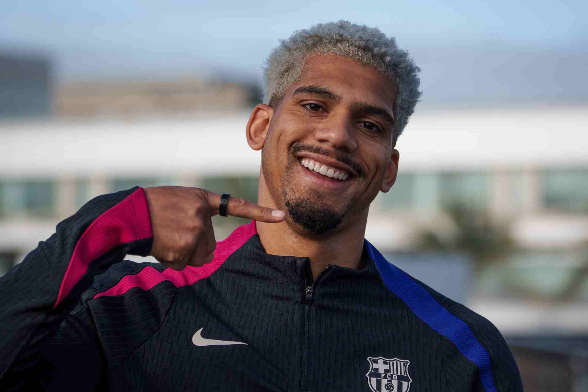 Ronald Araujo, un regreso celebrado: vuelve medio año después