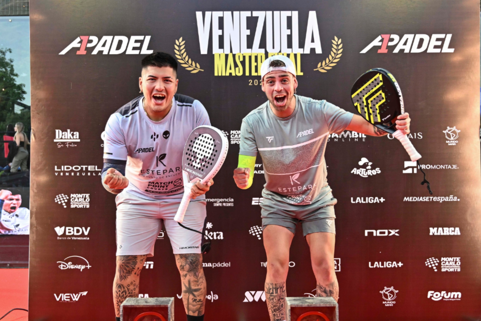 Tolito Aguirre y Gonza Alfonso hacen historia en A1 Padel