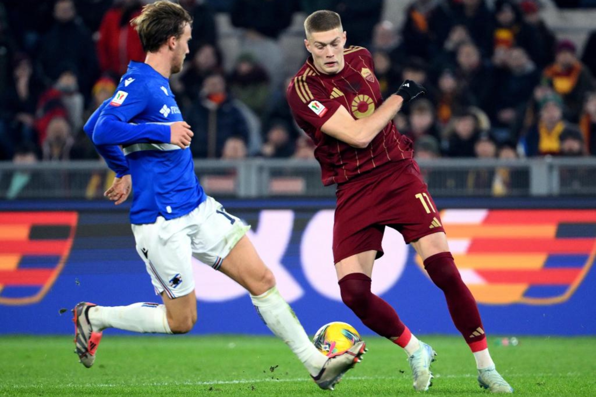 La primera 'doppietta' de Dovbyk con la Roma sella el pase a cuartos