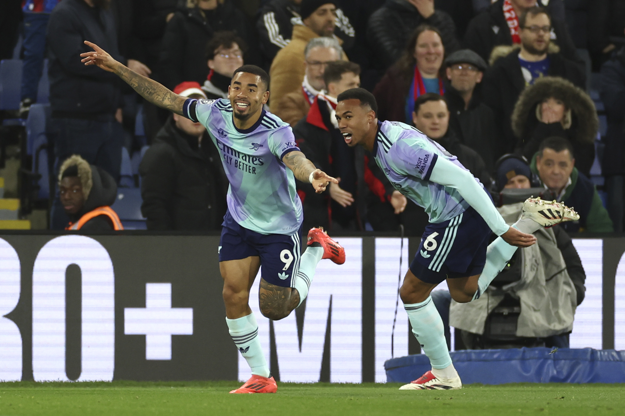 Gabriel Jesus vuelve a descolgar el teléfono