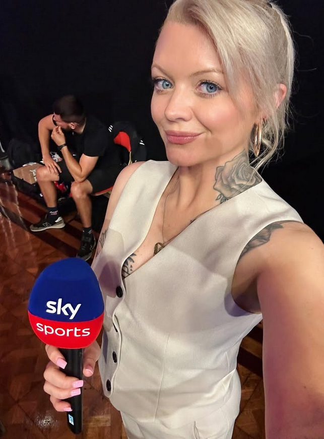 Duros ataques a una periodista deportiva por salir con tatuajes en ...