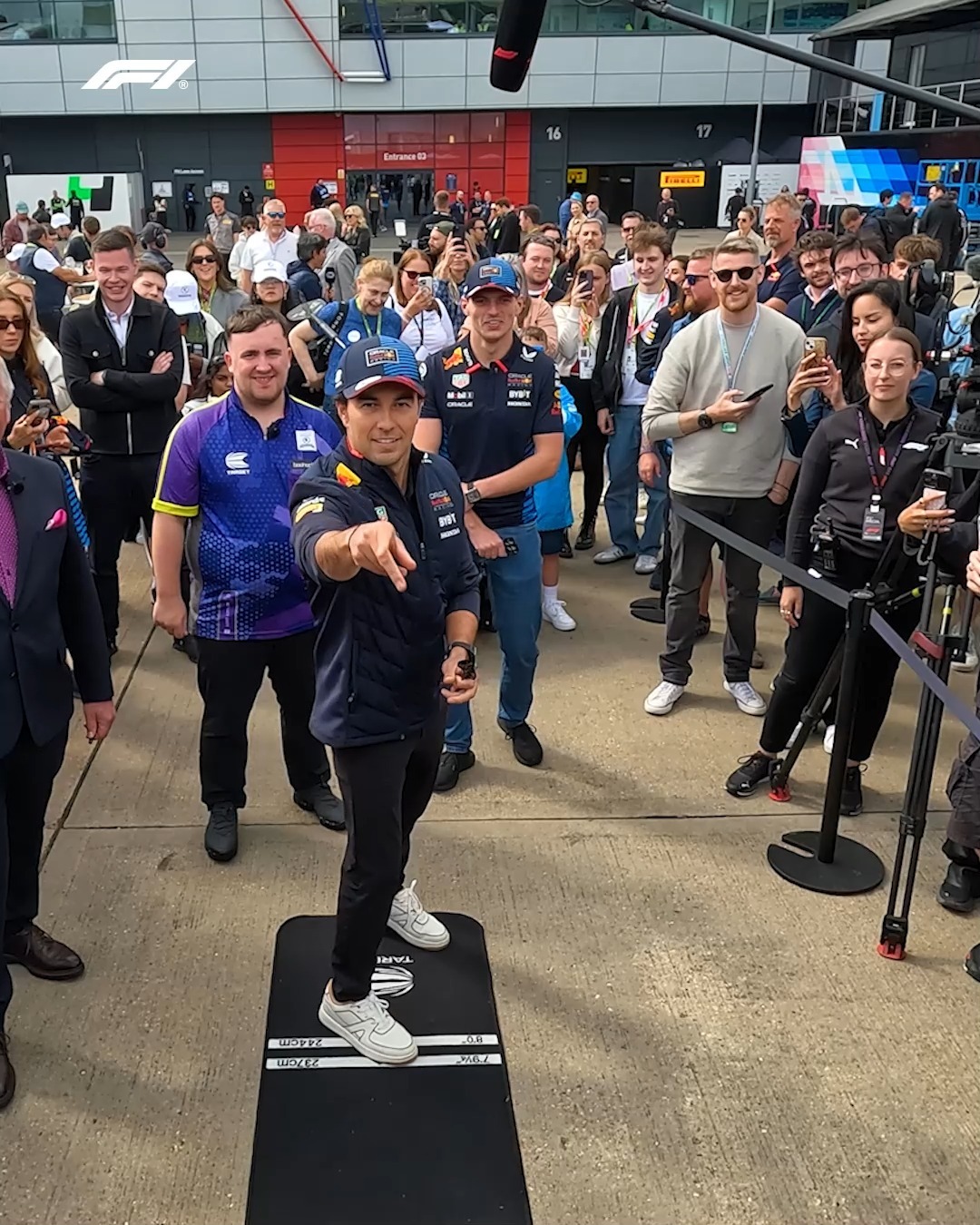 Luke Littler, el 'Niño Maravilla' de los dardos, a un paso de hacer ...