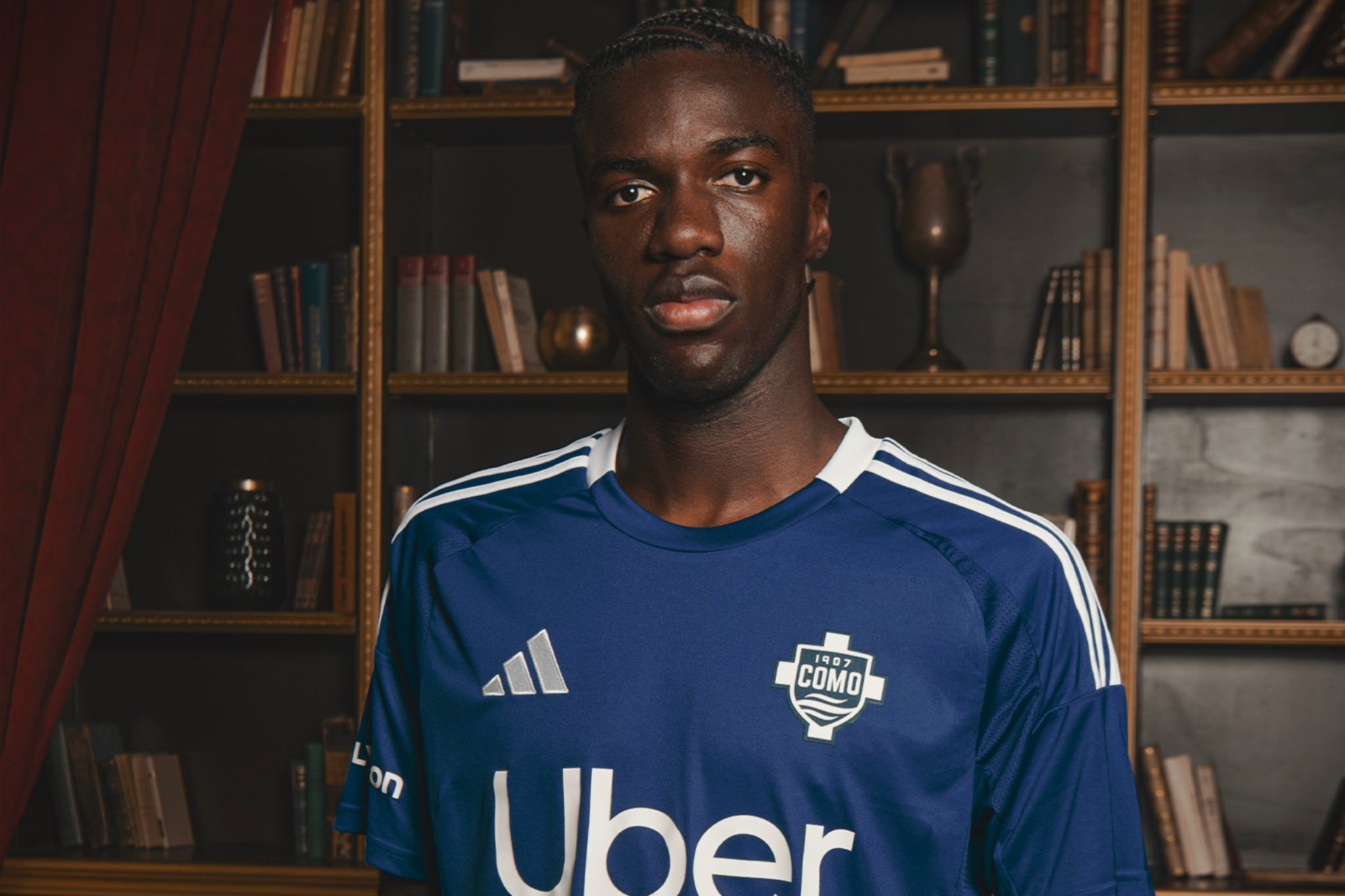 El Betis oficializa el traspaso de Assane Diao al Como 1907