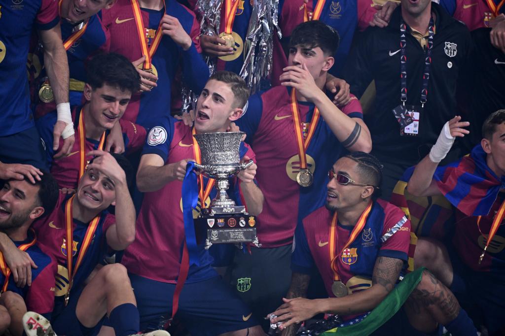 Lo que no viste: desfile de banderas, las gafas de Raphinha y Lamine y ...