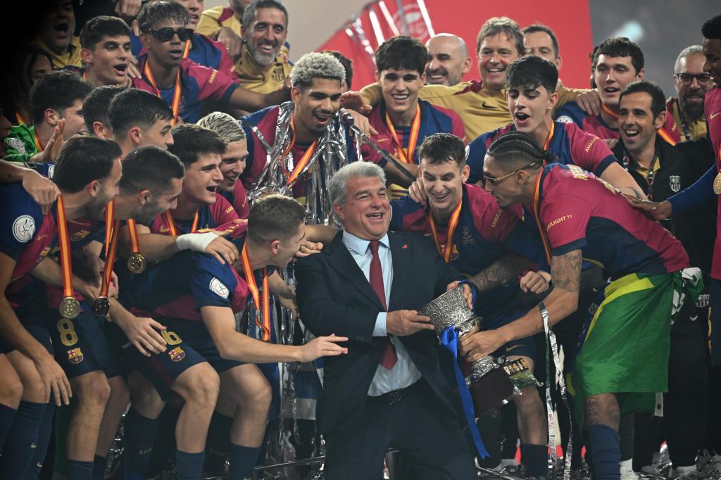 Lo que no viste: desfile de banderas, las gafas de Raphinha y Lamine y ...