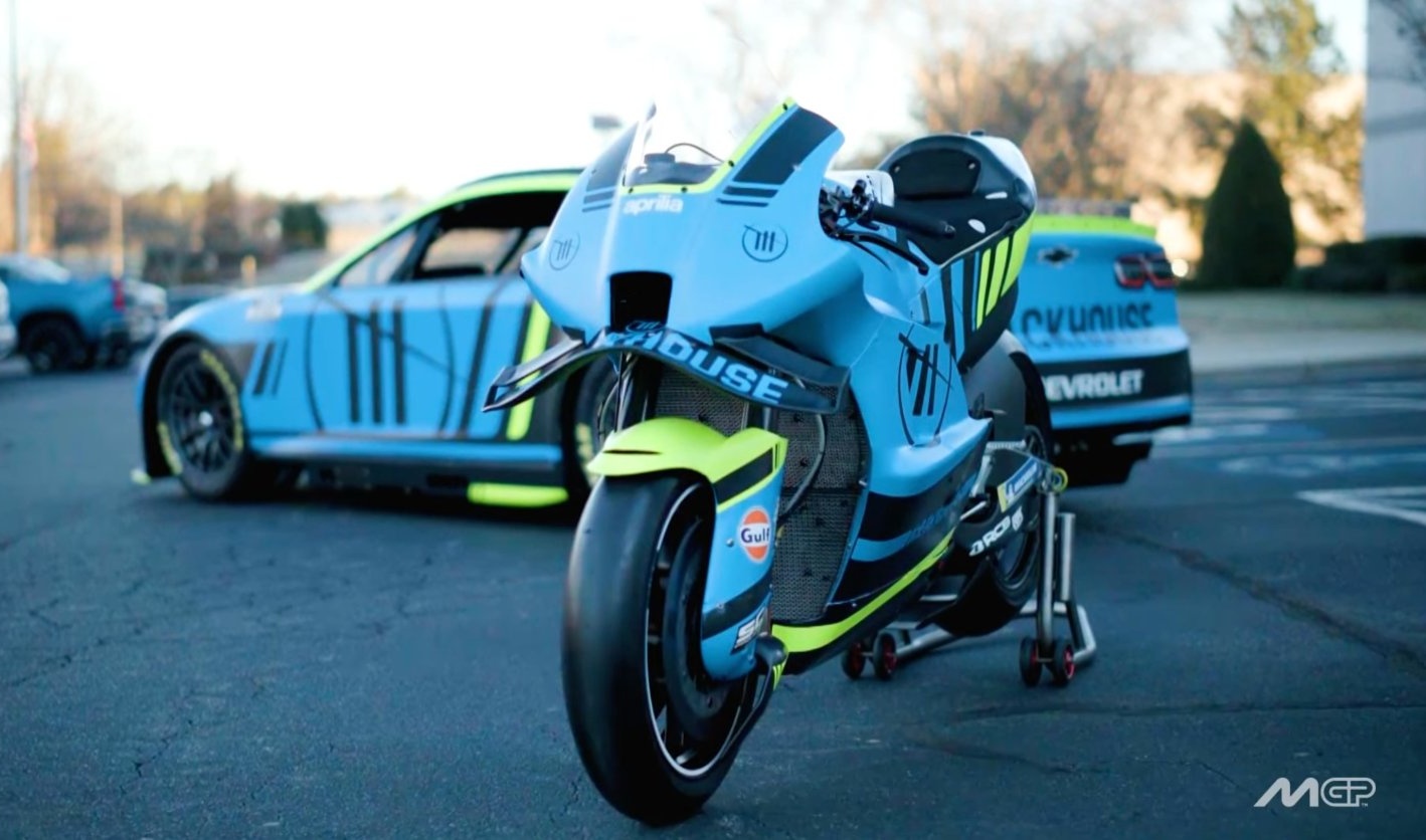 Así es la llamativa y rompedora Aprilia del Trackhouse