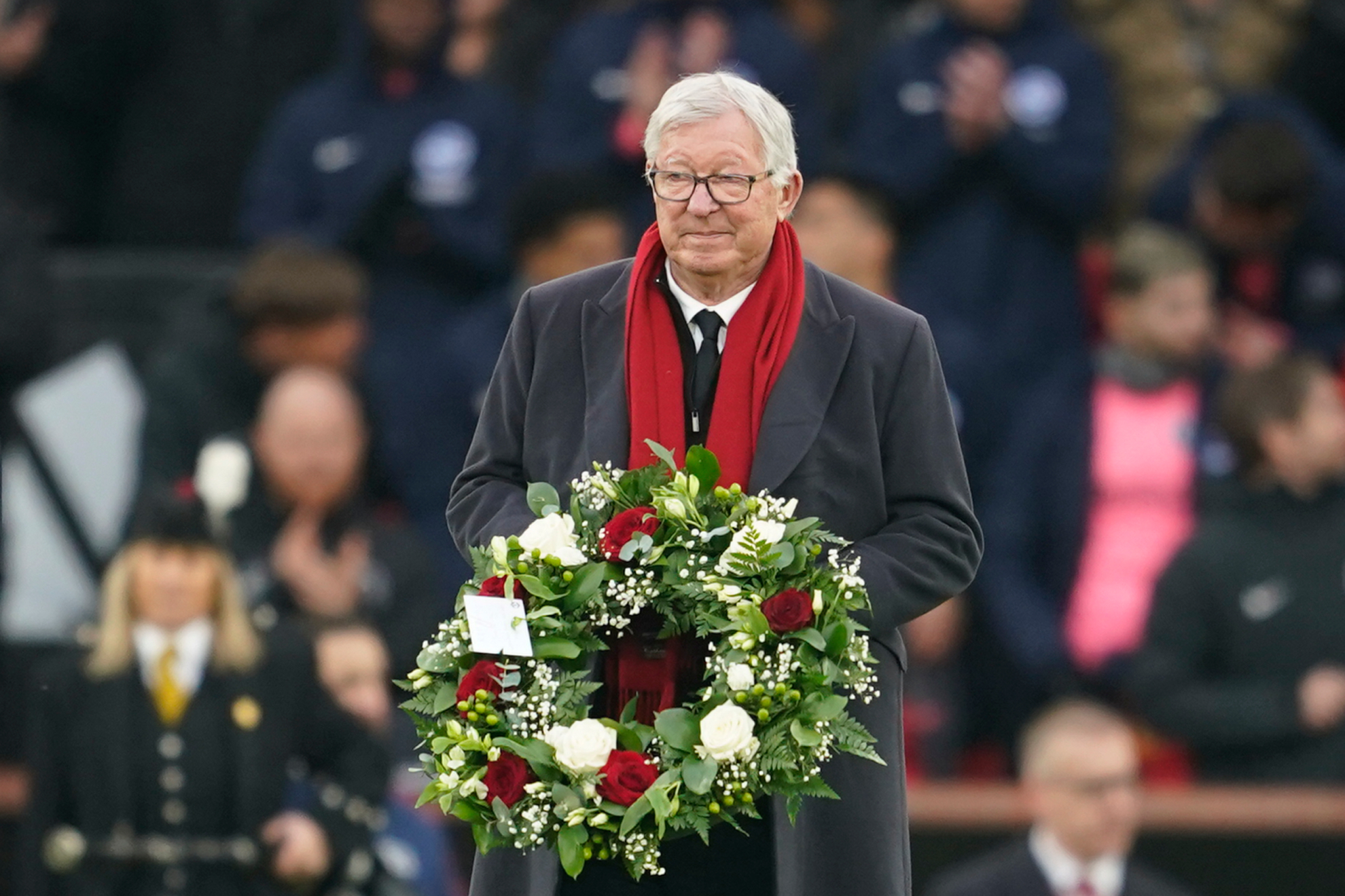 Emocionante homenaje del United a Law, con Ferguson al frente | Marca