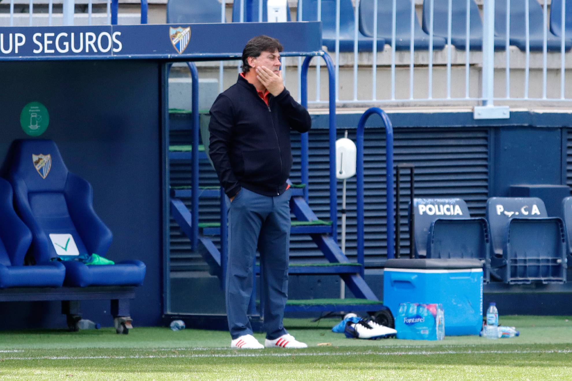 Alejandro Menéndez y Salvachúa llegan a Ferrol para intentar sacar al ...